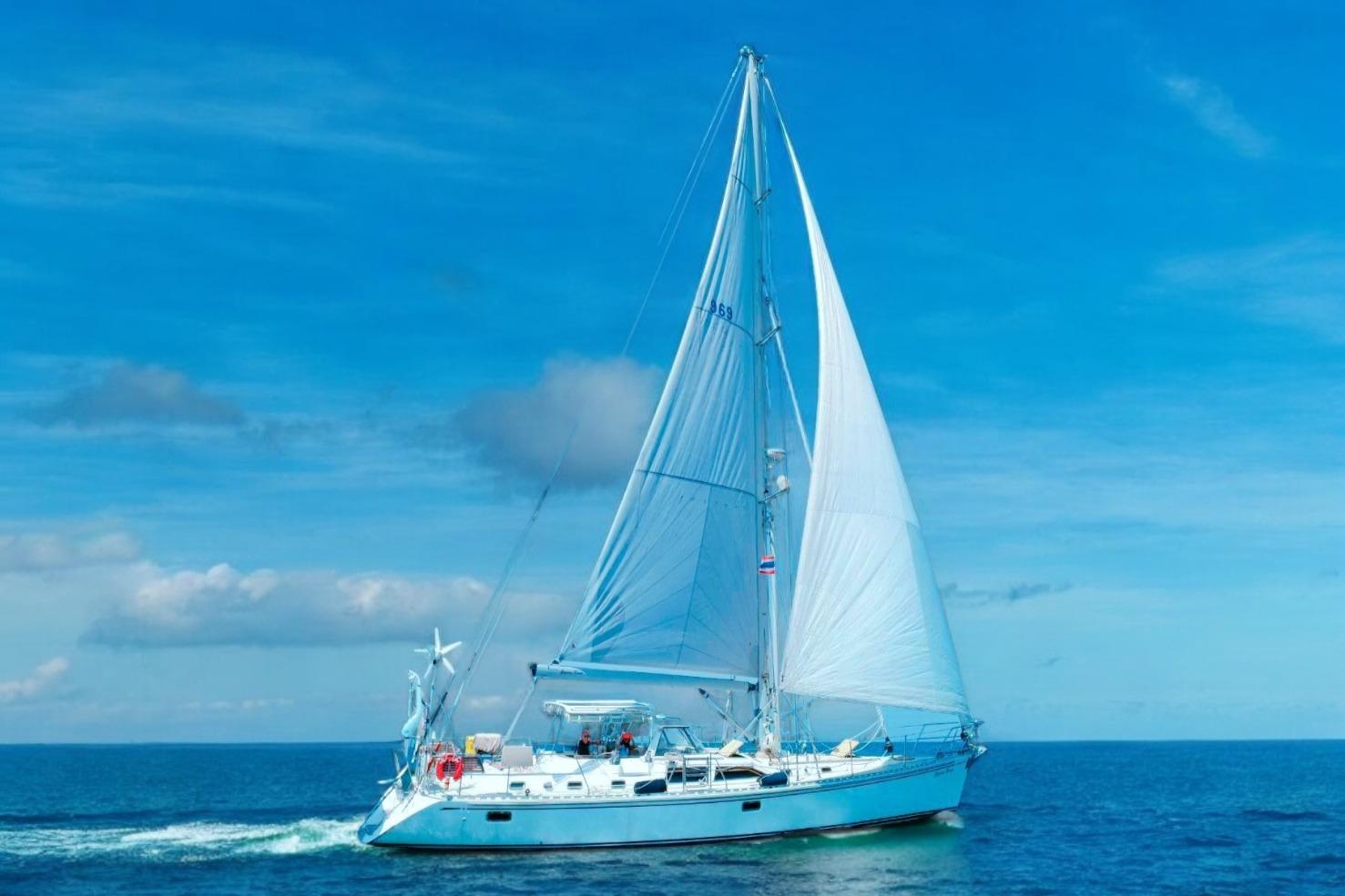 2004 Hylas 54 Cruiser for sale - YachtWorld