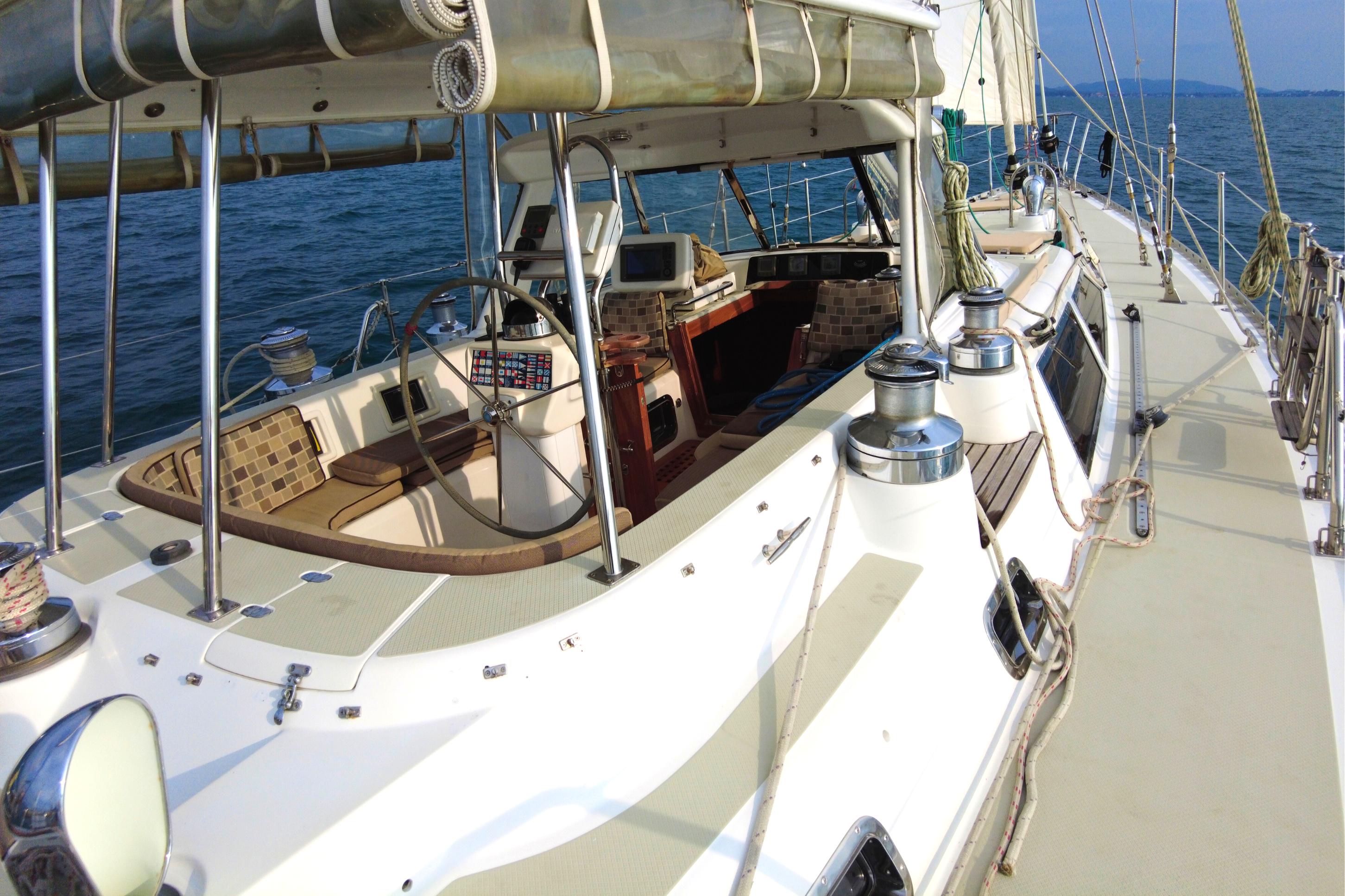 2004 Hylas 54 Cruiser for sale - YachtWorld