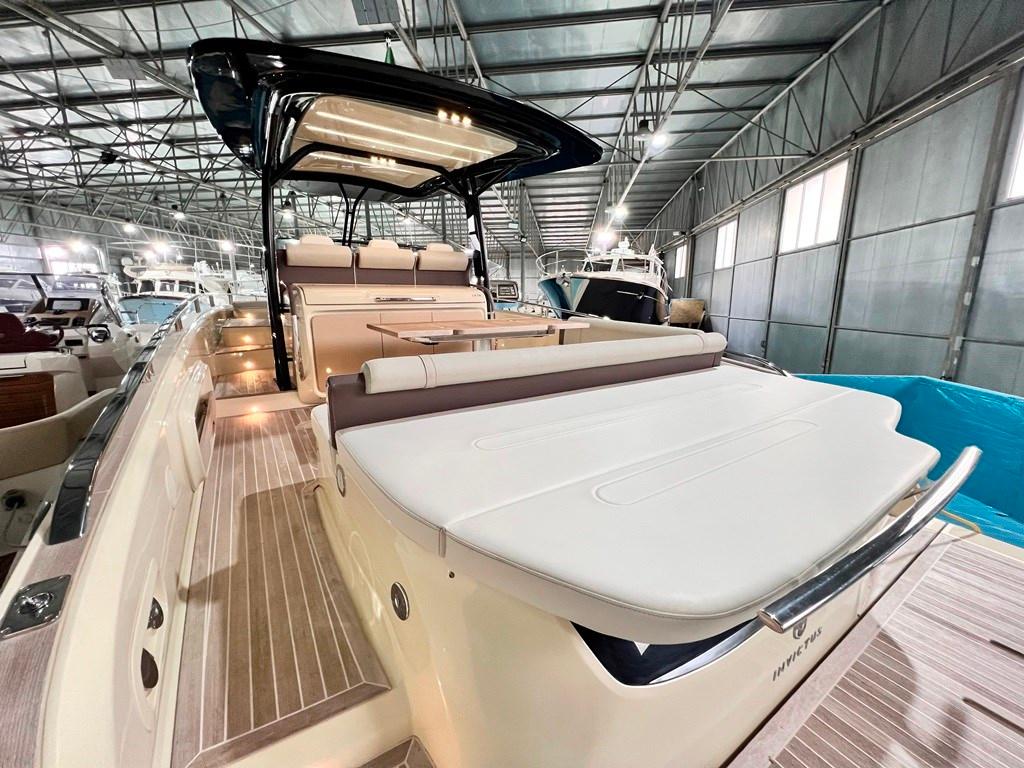 2021 Invictus Invictus 370 GT Express Cruiser for sale - YachtWorld