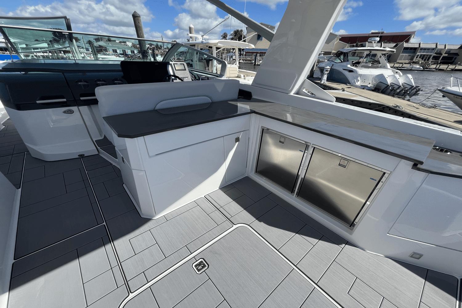 2023 Aviara AV40 Outboard Runabout for sale - YachtWorld