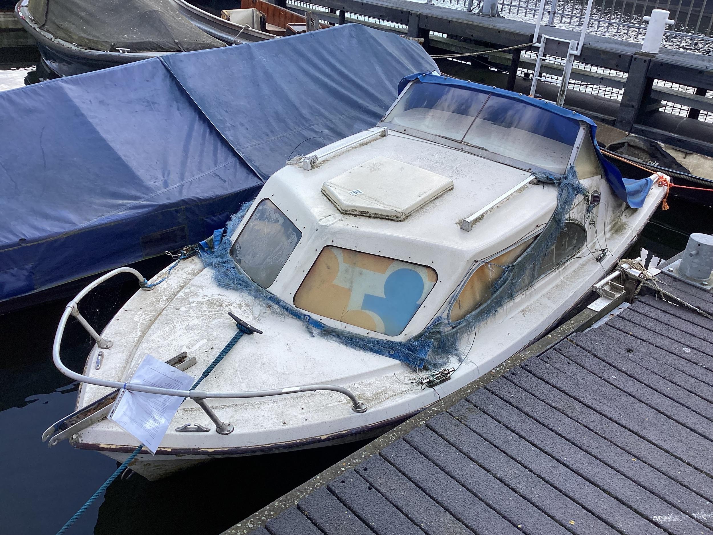 Motorboot 450 6m 1900, Andere Boote | Boot24
