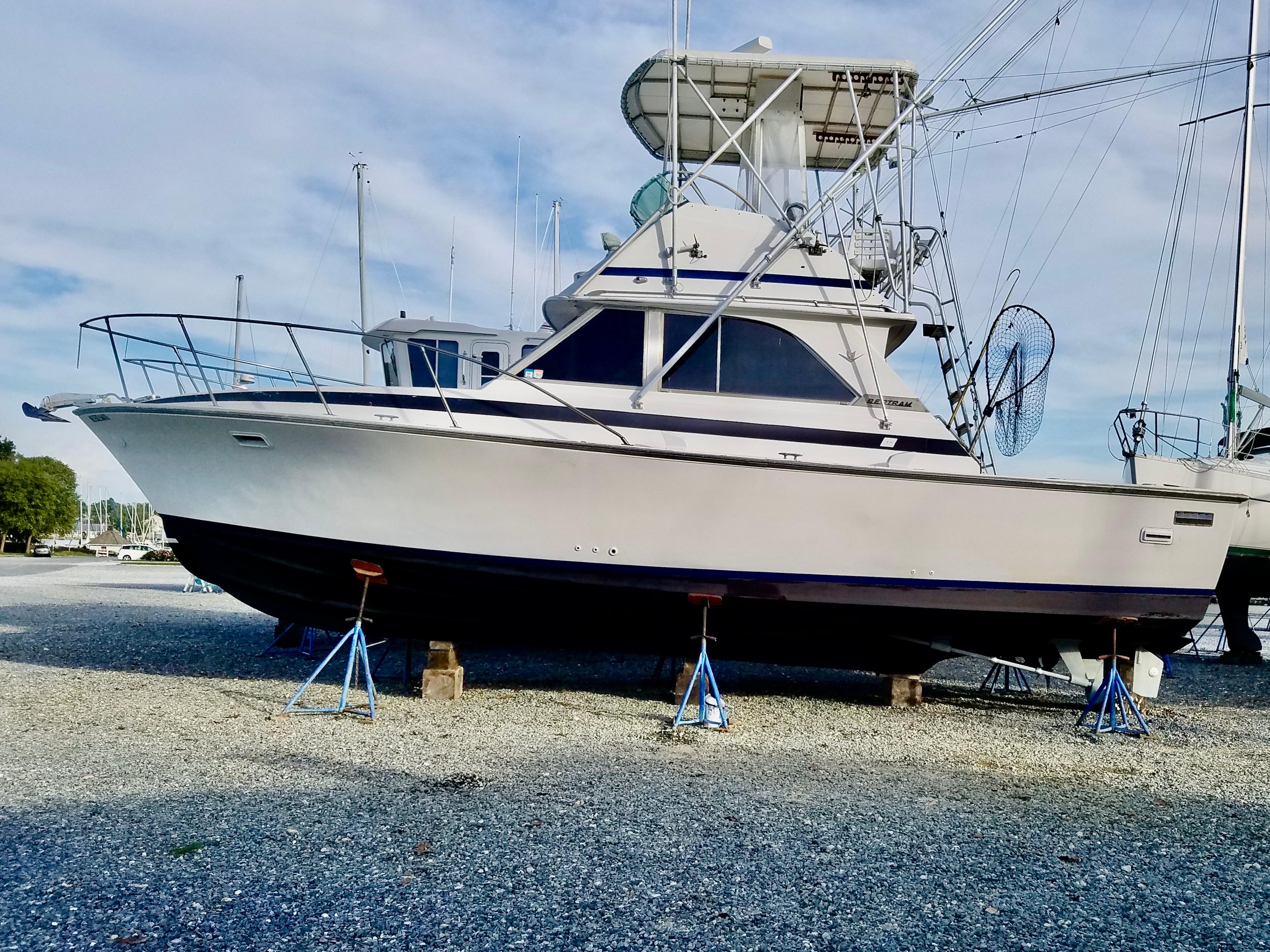 1982 Bertram 35 Convertible Convertible for sale - YachtWorld