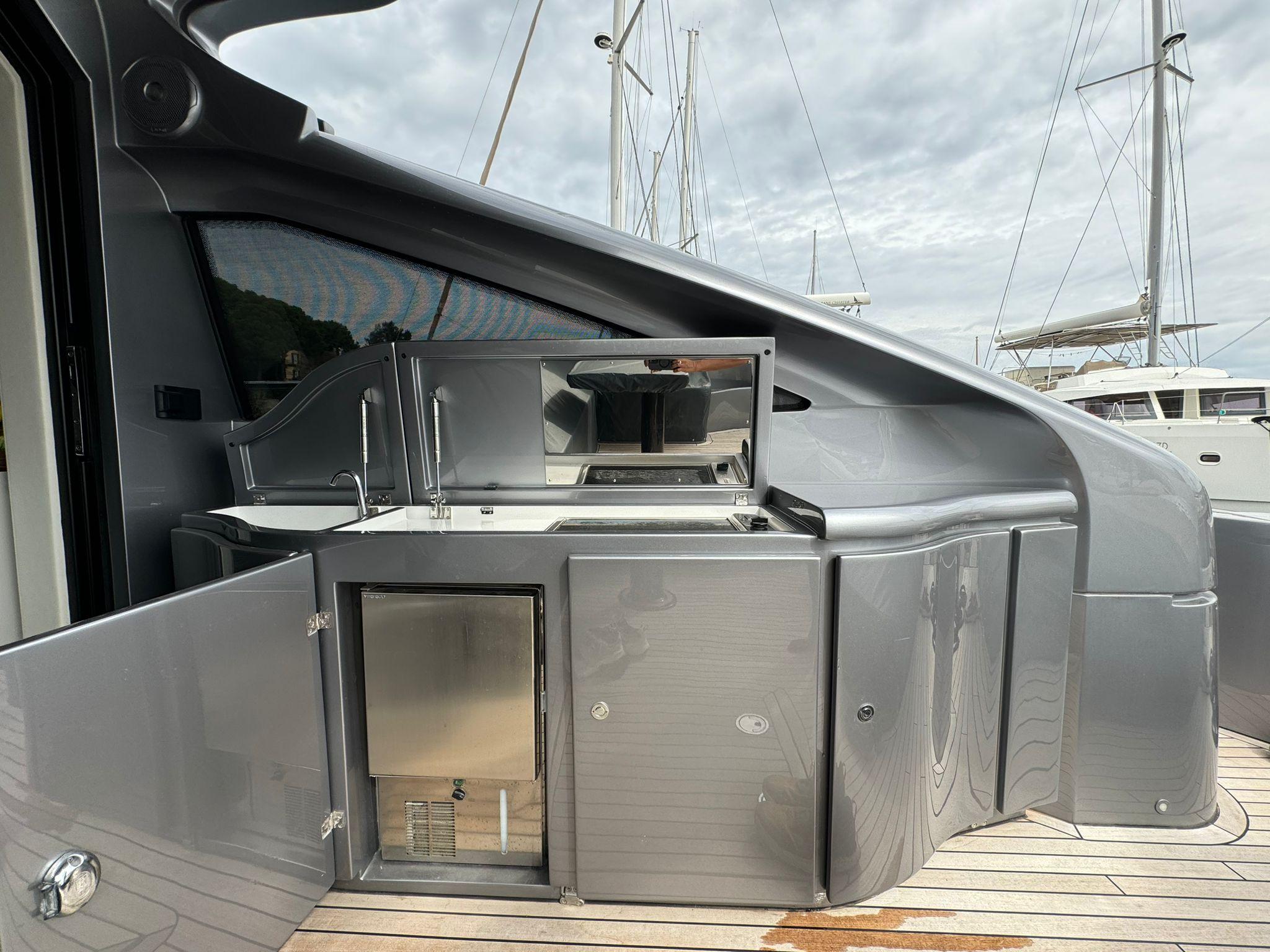 2023 Pershing 6X Cruiser for sale - YachtWorld