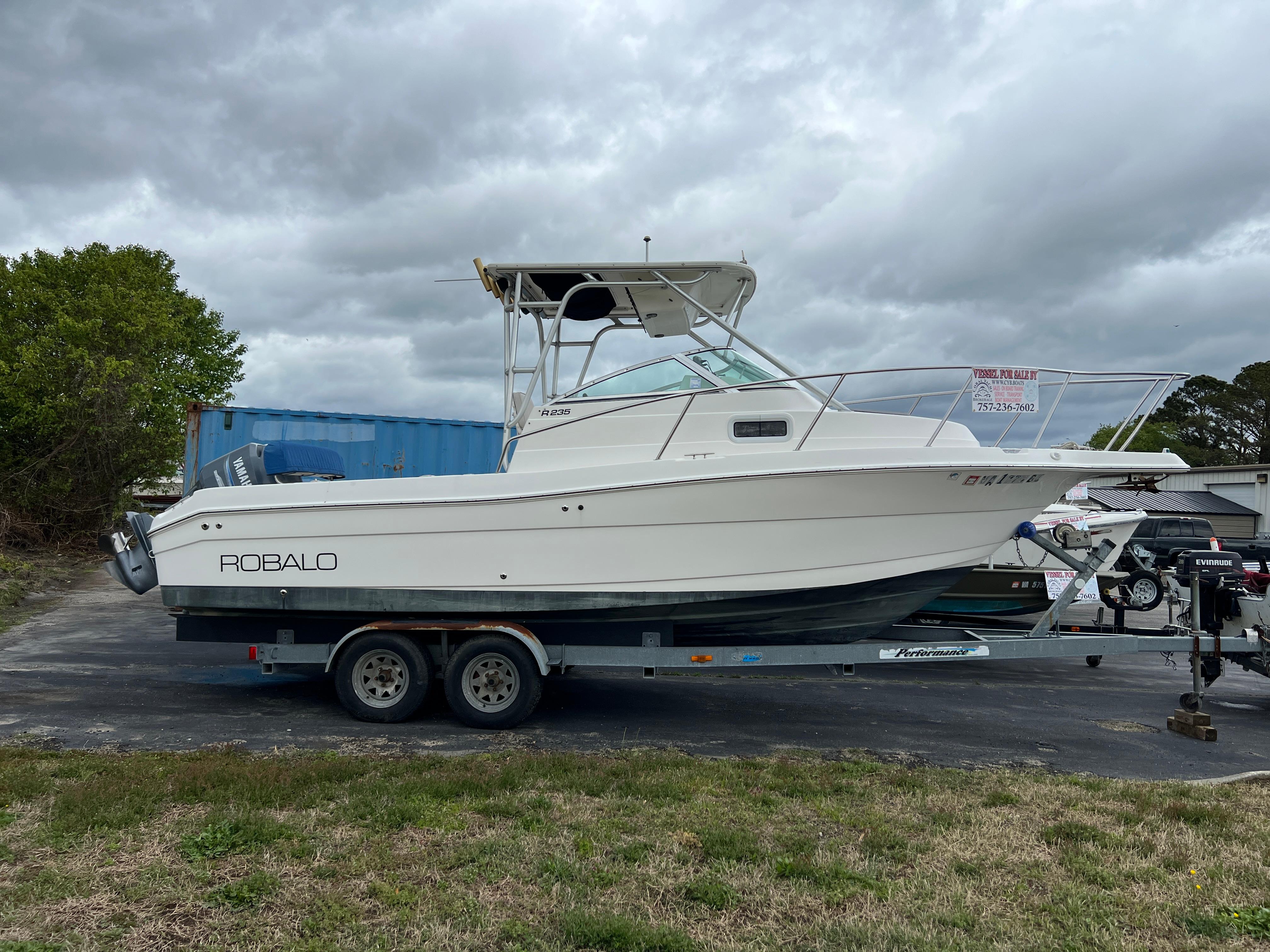 2003 Robalo R-235 Walk Around Walkaround boten te koop- YachtWorld
