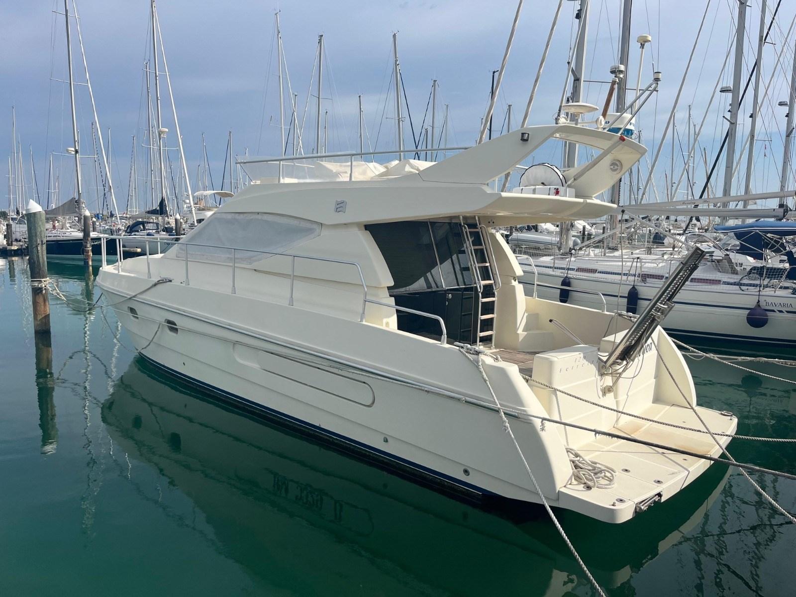 Ferretti Yachts 120 Fly | 11m | 1996 | Boats and Outboards