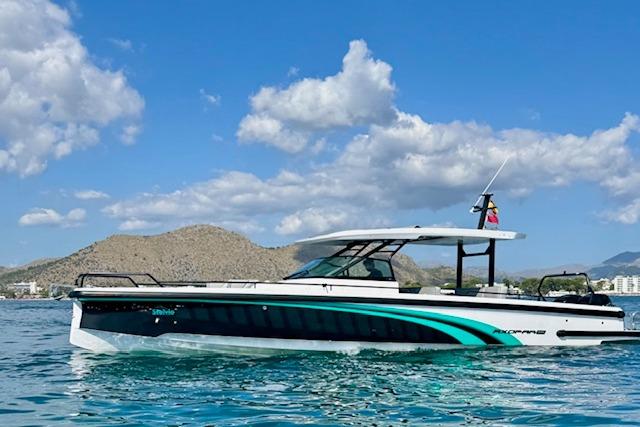 2022 Axopar 37 Sun Top Sports Cruiser for sale - YachtWorld