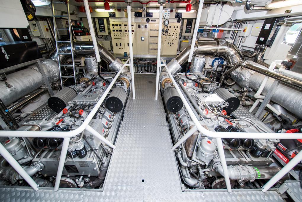 2002 Flybridge Admiral for sale - YachtWorld