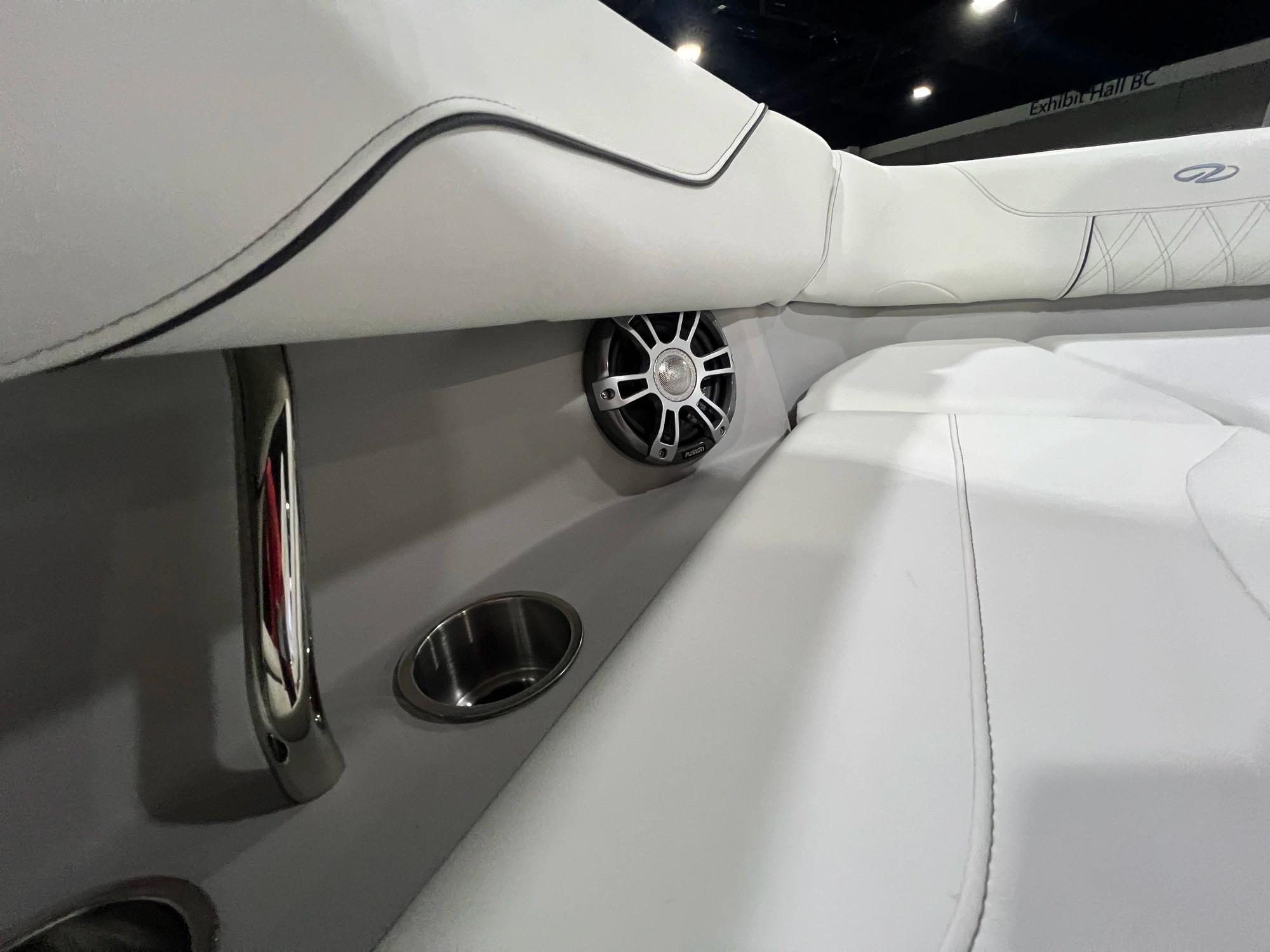 2024 Regal LS6 Surf Bowrider for sale - YachtWorld