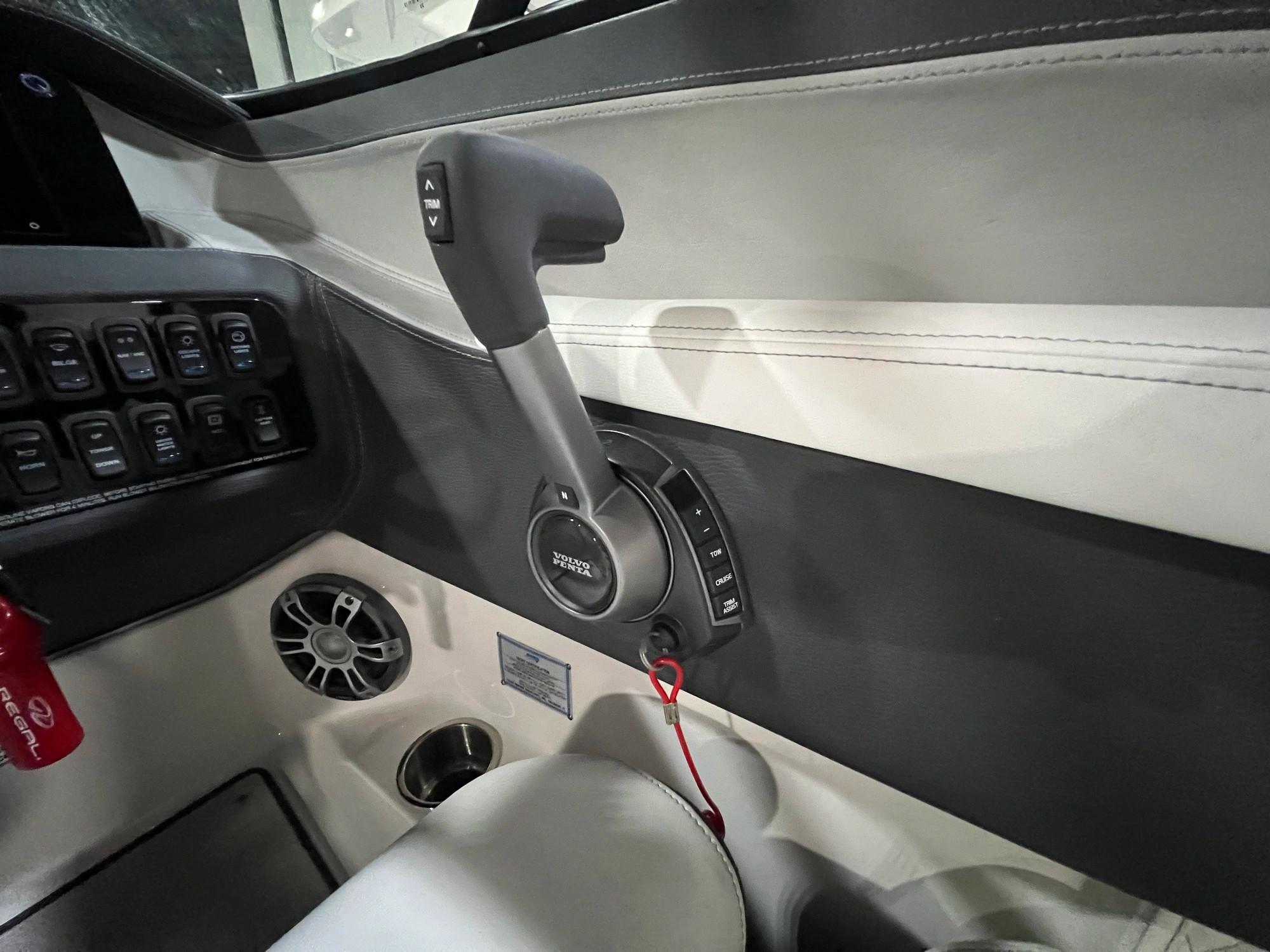 2024 Regal LS6 Surf Bowrider for sale - YachtWorld