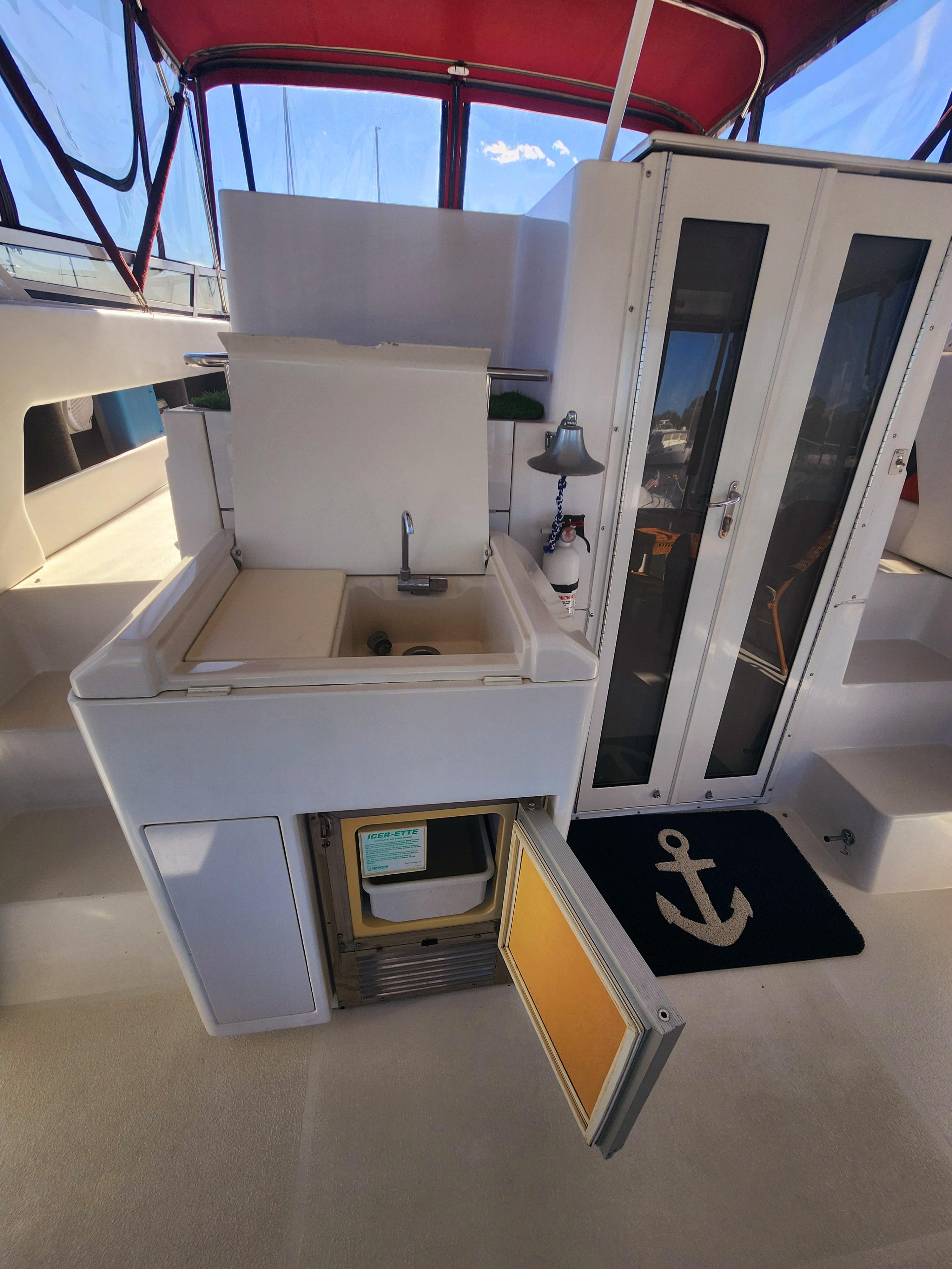 1999 Carver 406 Aft Cabin Motor Yacht Motoryachten Kaufen - YachtWorld