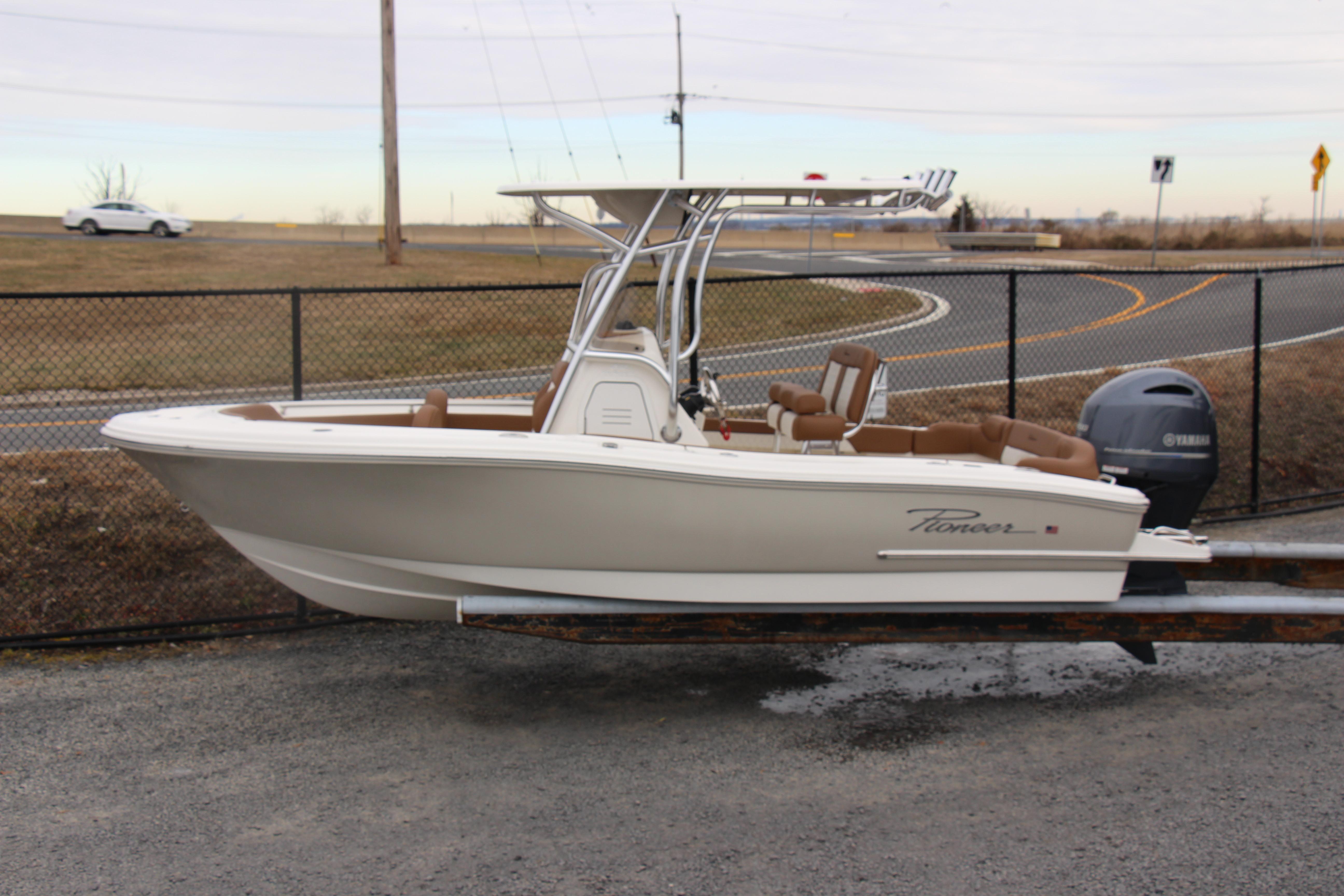 2023 Pioneer 202 Islander Center Console for sale - YachtWorld