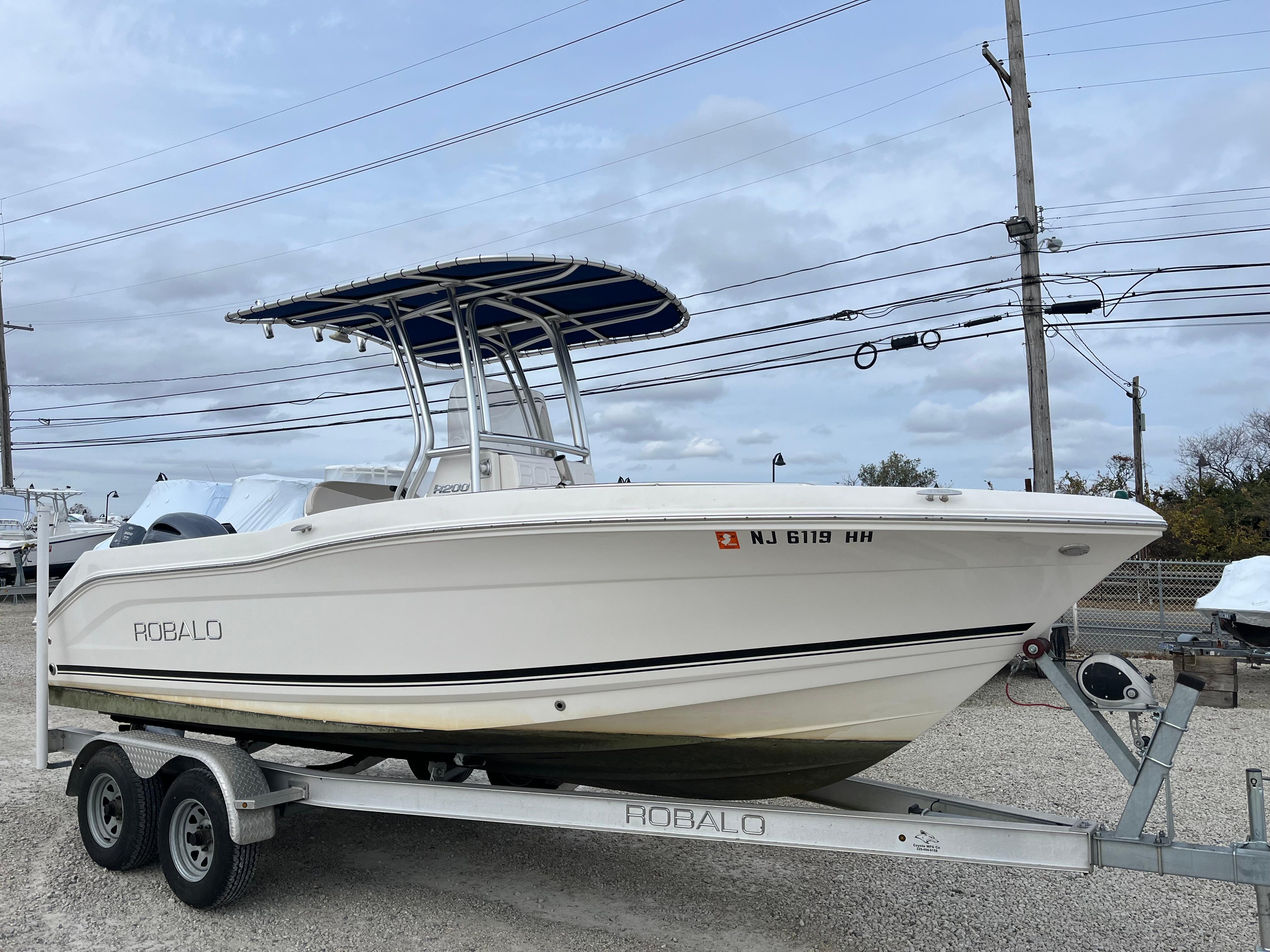 Power Center Console boats for sale | YachtWorld