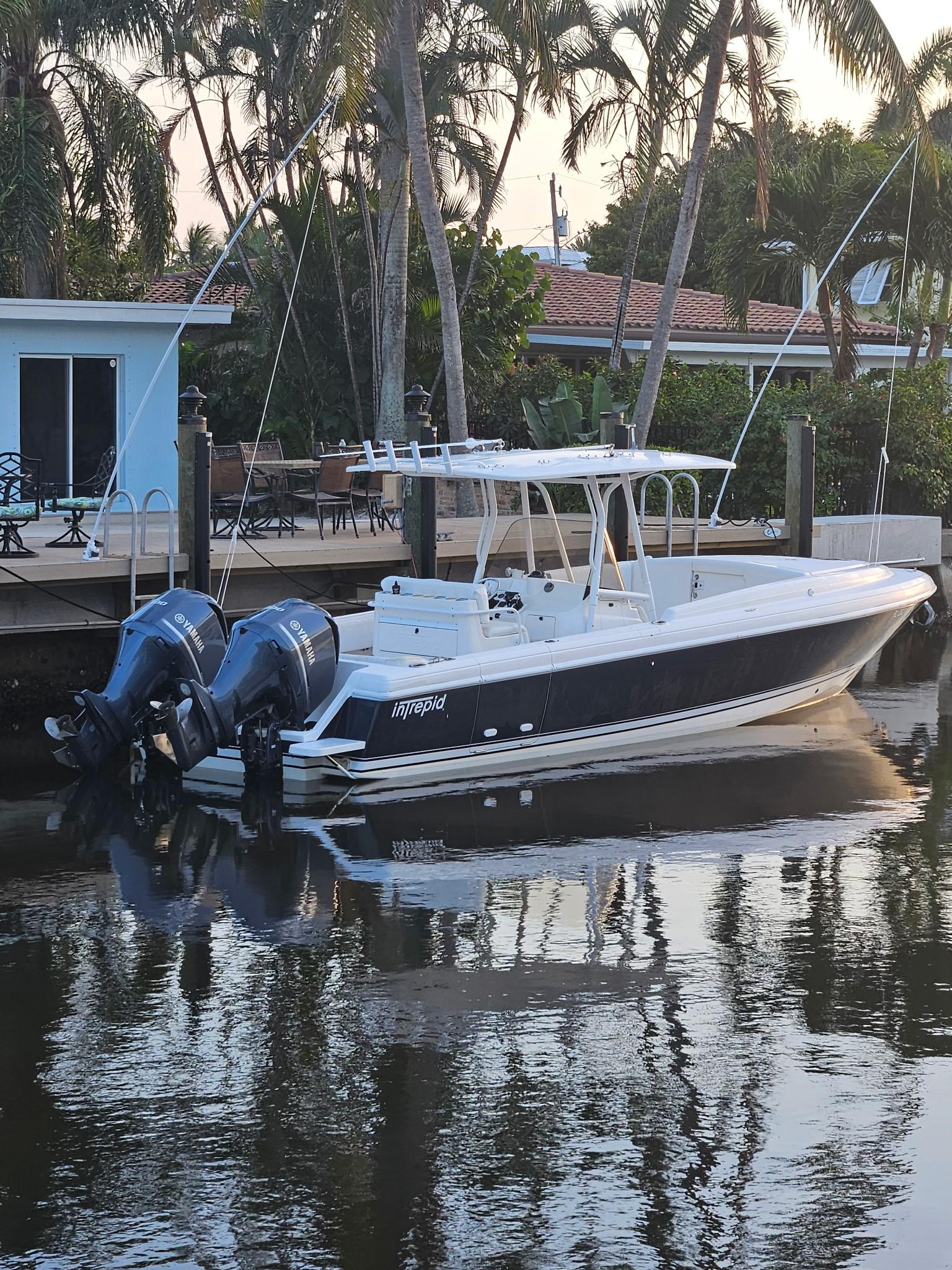 2005 Intrepid 323 Cuddy Center Console for sale - YachtWorld
