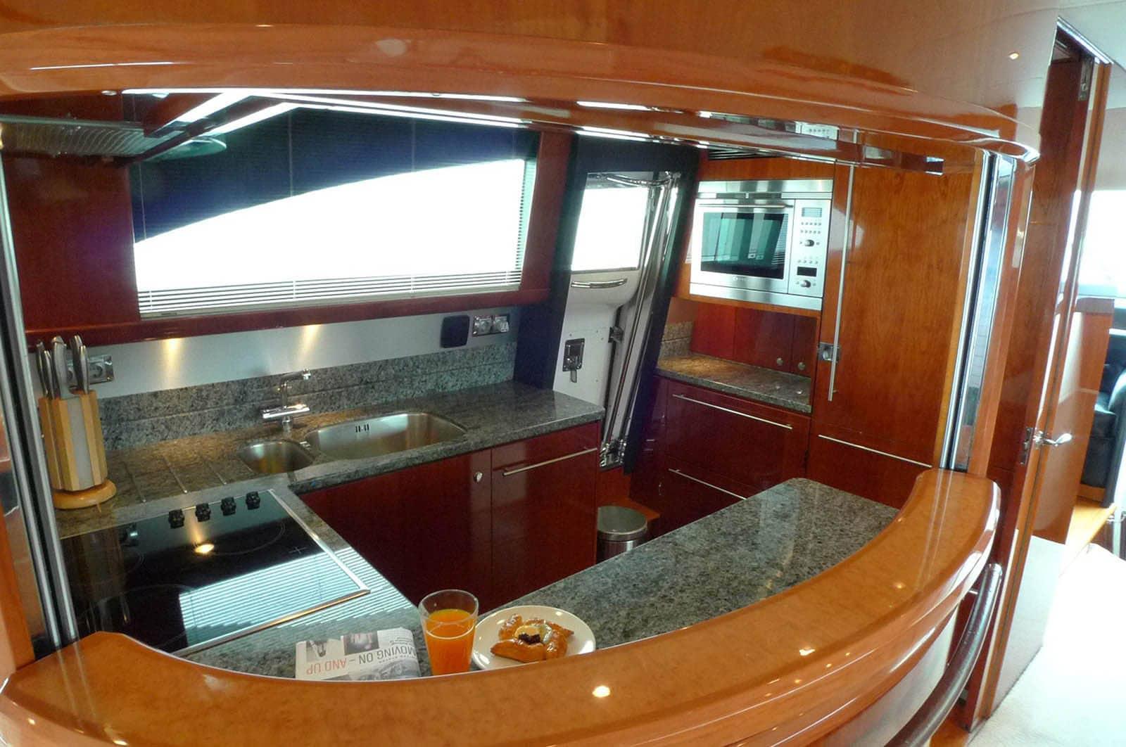 2004 Princess 75 Motor Yacht for sale - YachtWorld