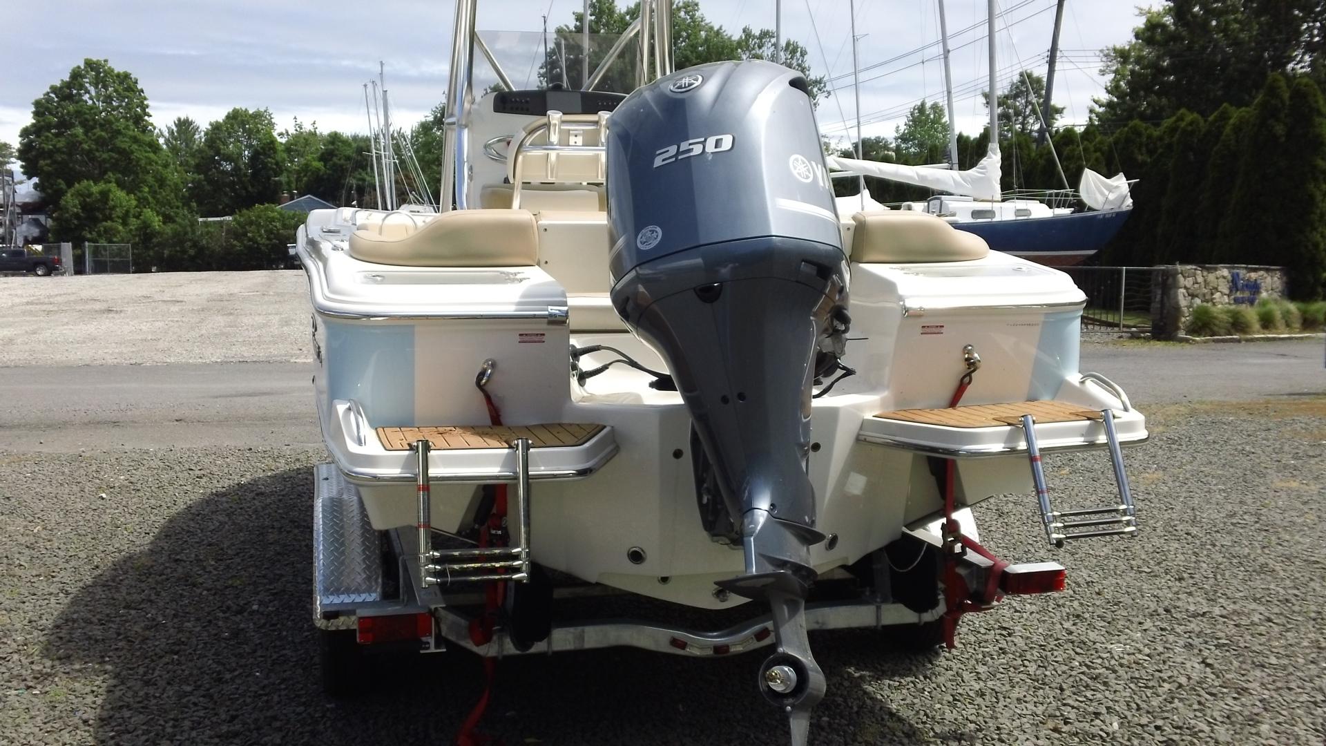 2024 Pioneer 222 Islander Center Console for sale - YachtWorld