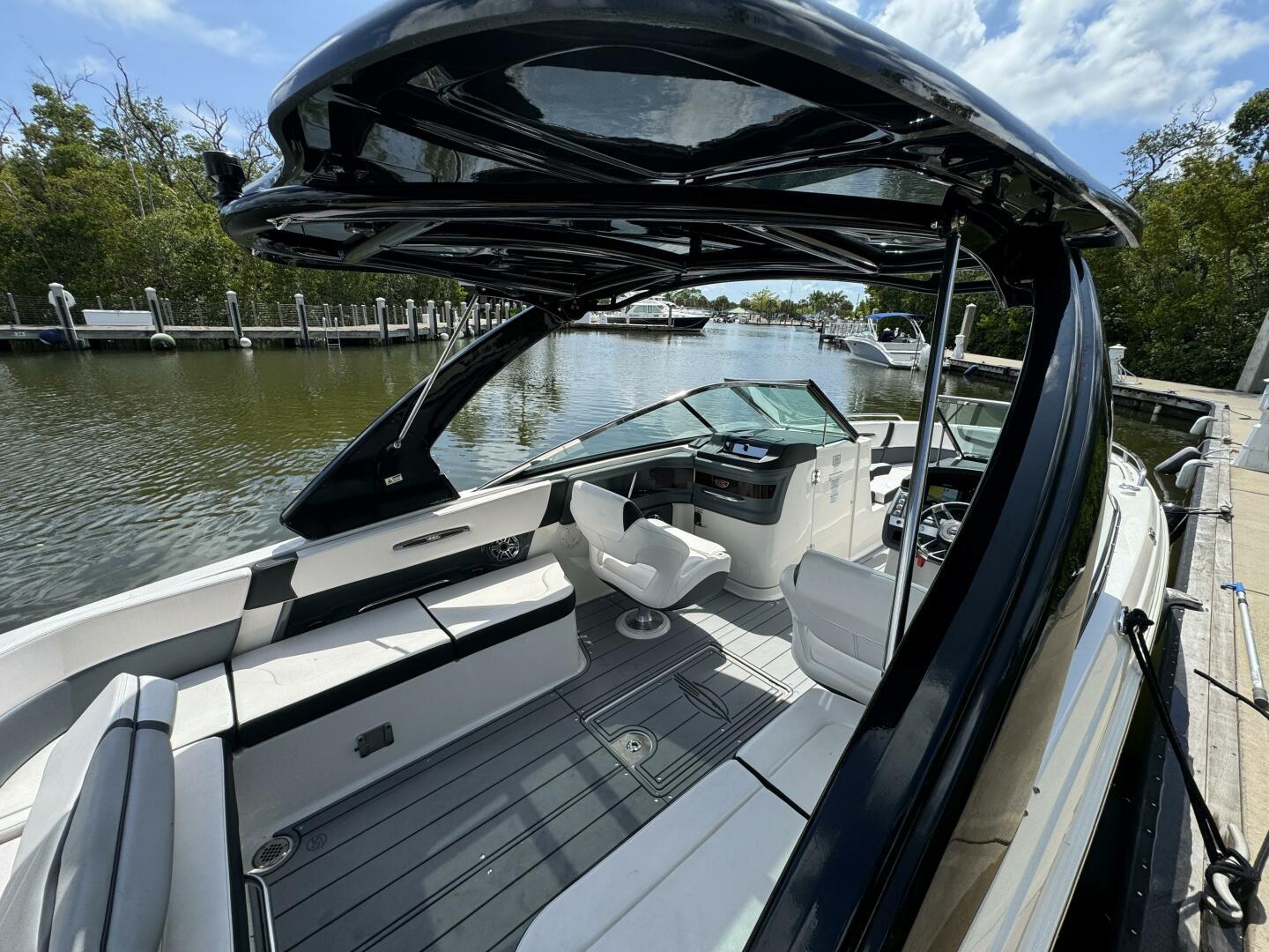 2021 Chaparral 307 SSX Cruiser Cruiser for sale - YachtWorld