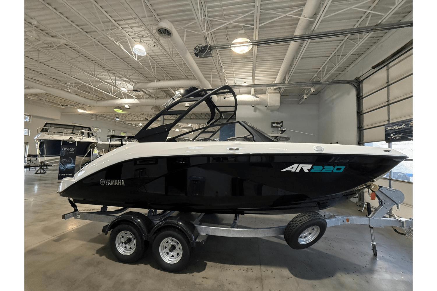 2025 Yamaha Boats AR220 Uspesifisert til salgs- YachtWorld