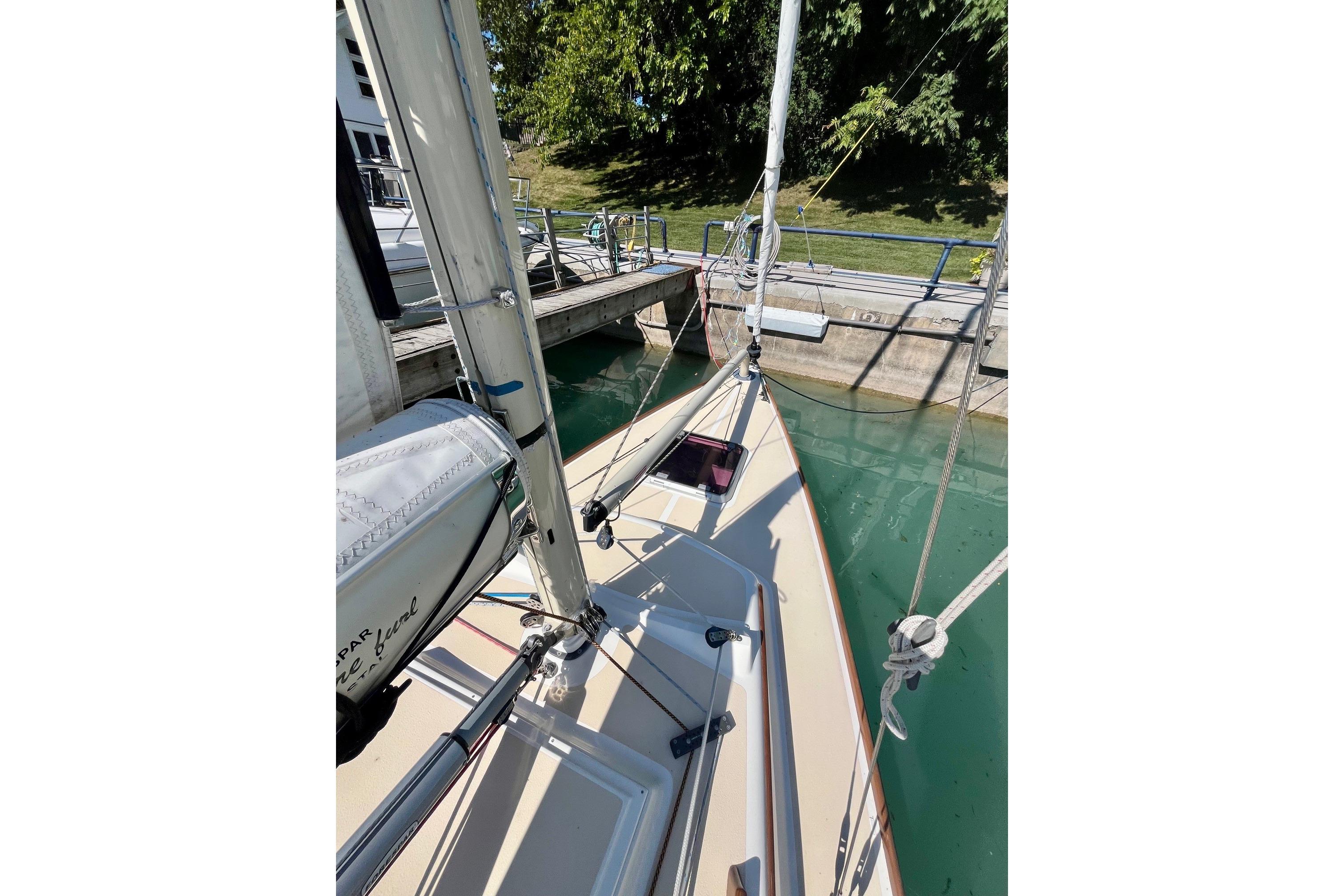 2012 Alerion Express 28 Cruiser for sale - YachtWorld