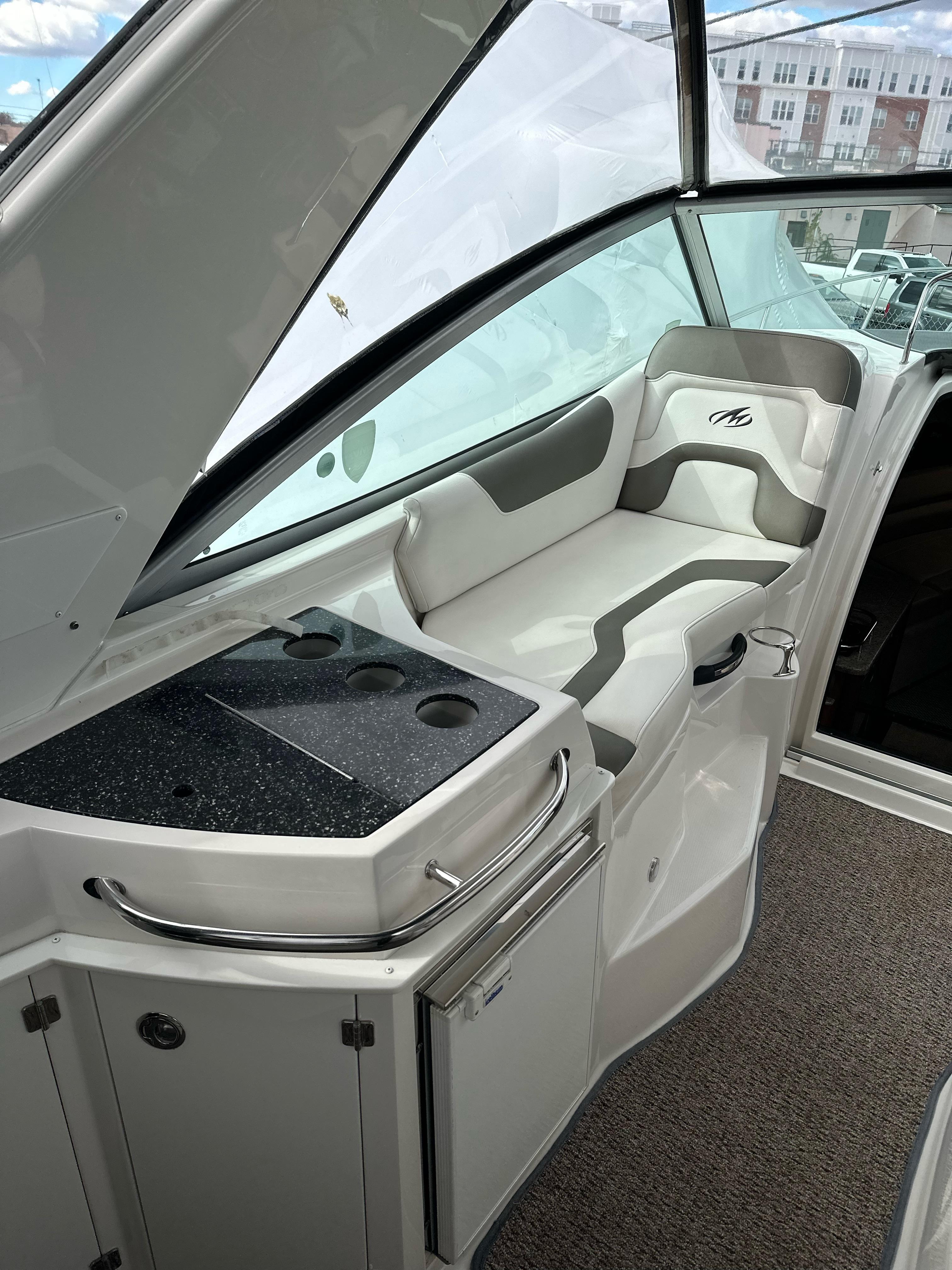 2013 Monterey 280 Sport Yacht Motorcruiser Kaufen - YachtWorld