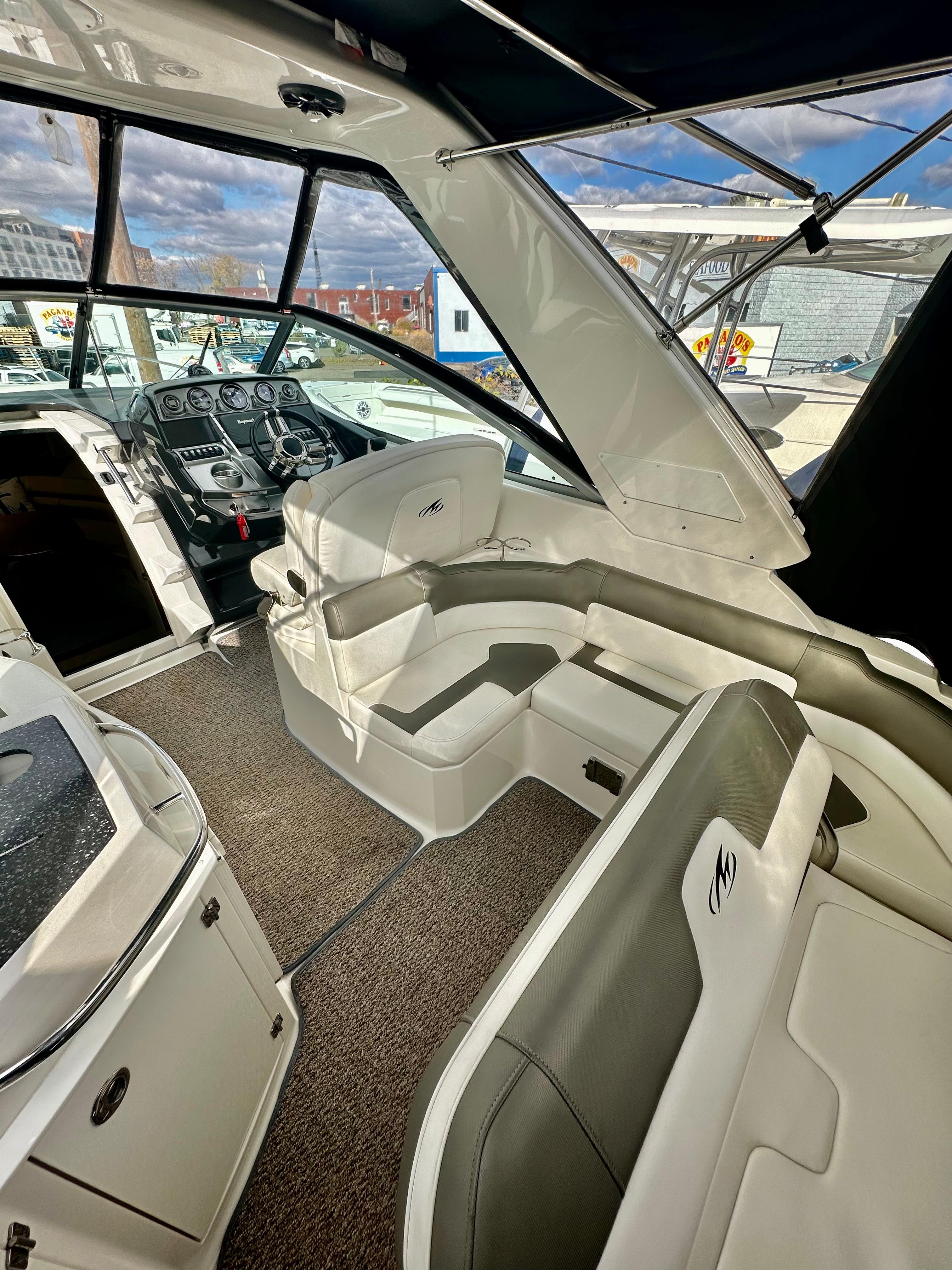 2013 Monterey 280 Sport Yacht Motorcruiser Kaufen - YachtWorld