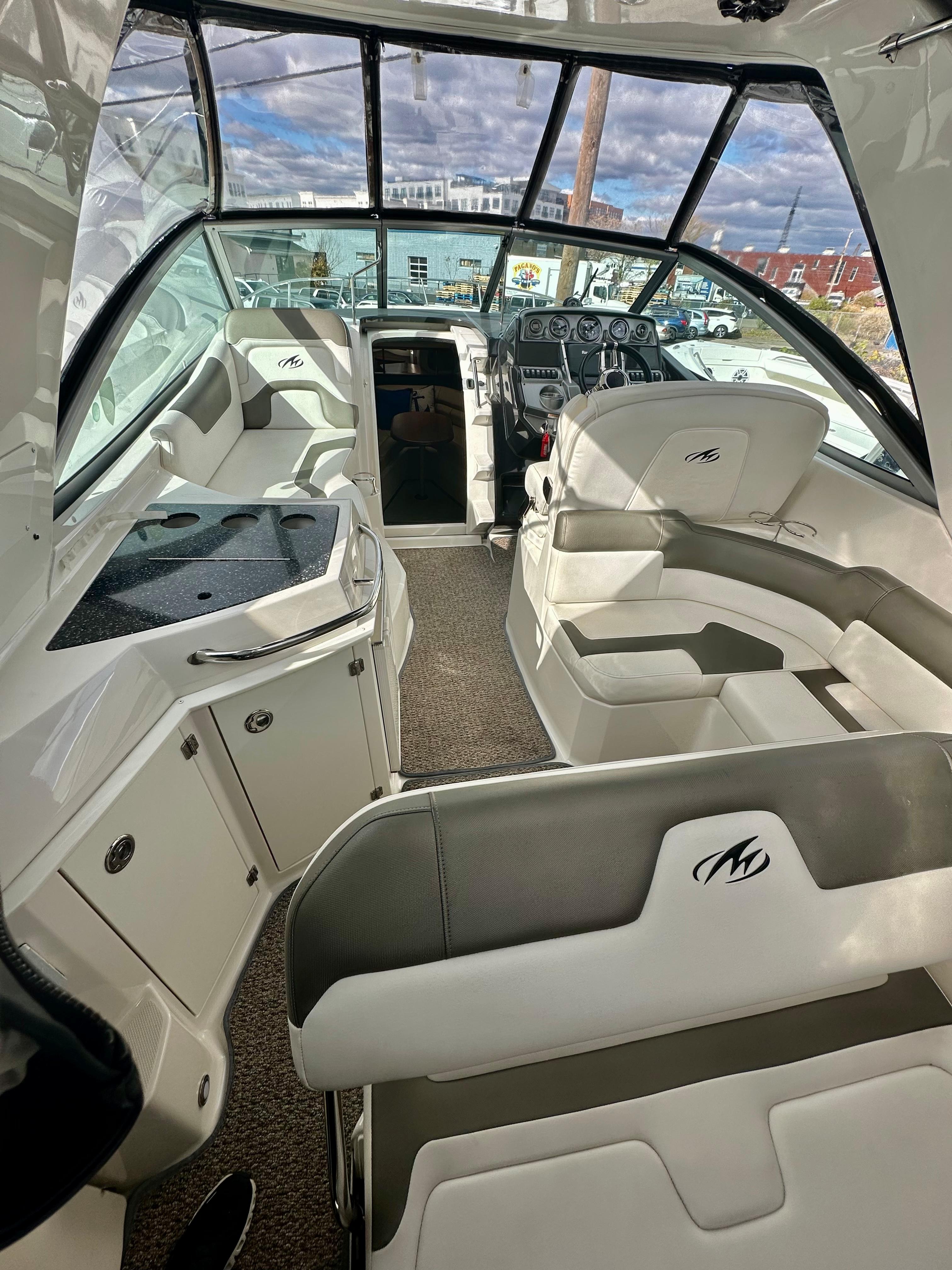 2013 Monterey 280 Sport Yacht Motorcruiser Kaufen - YachtWorld