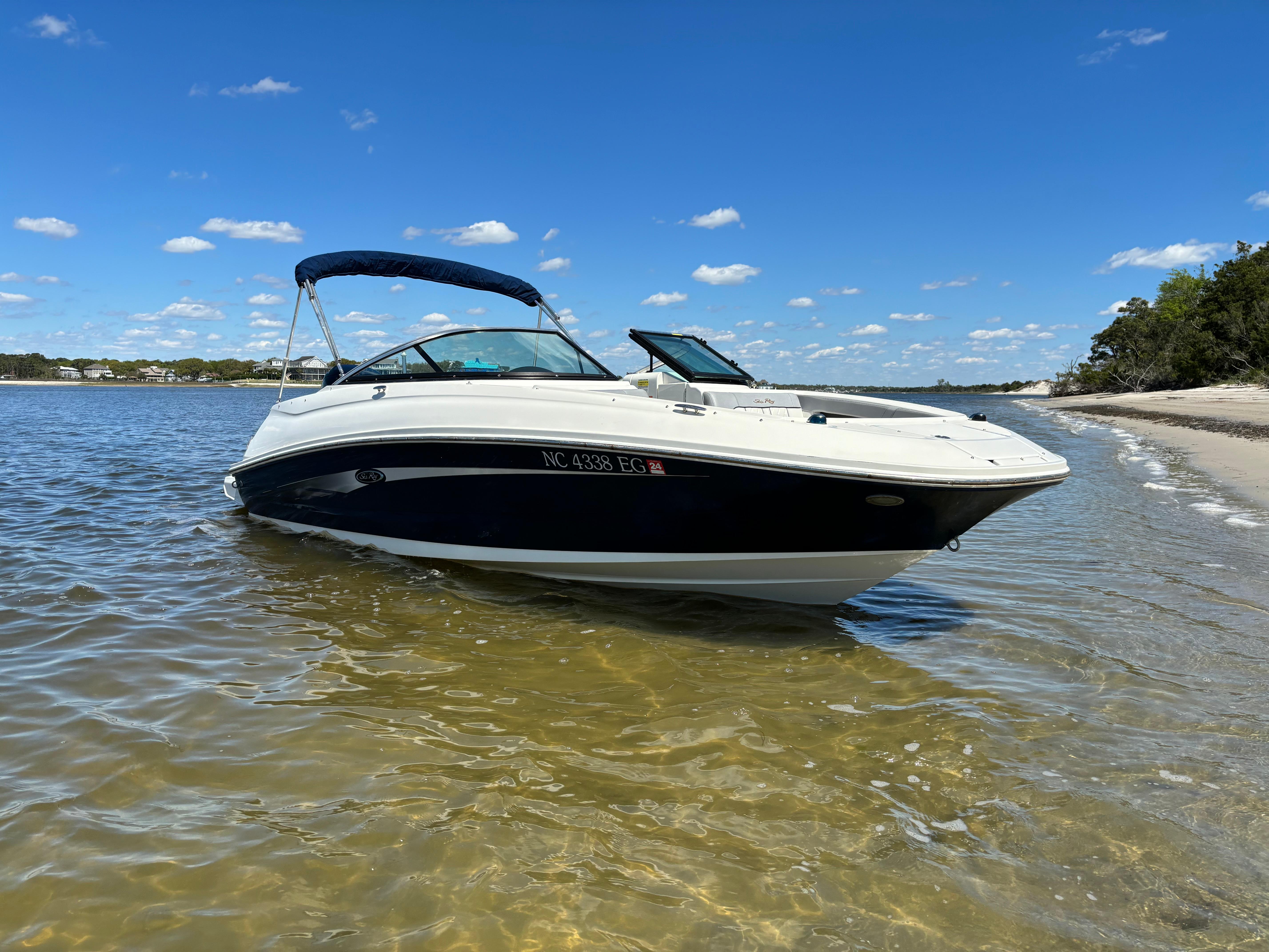 2016 Sea Ray 220 Sundeck Bowrider for sale - YachtWorld