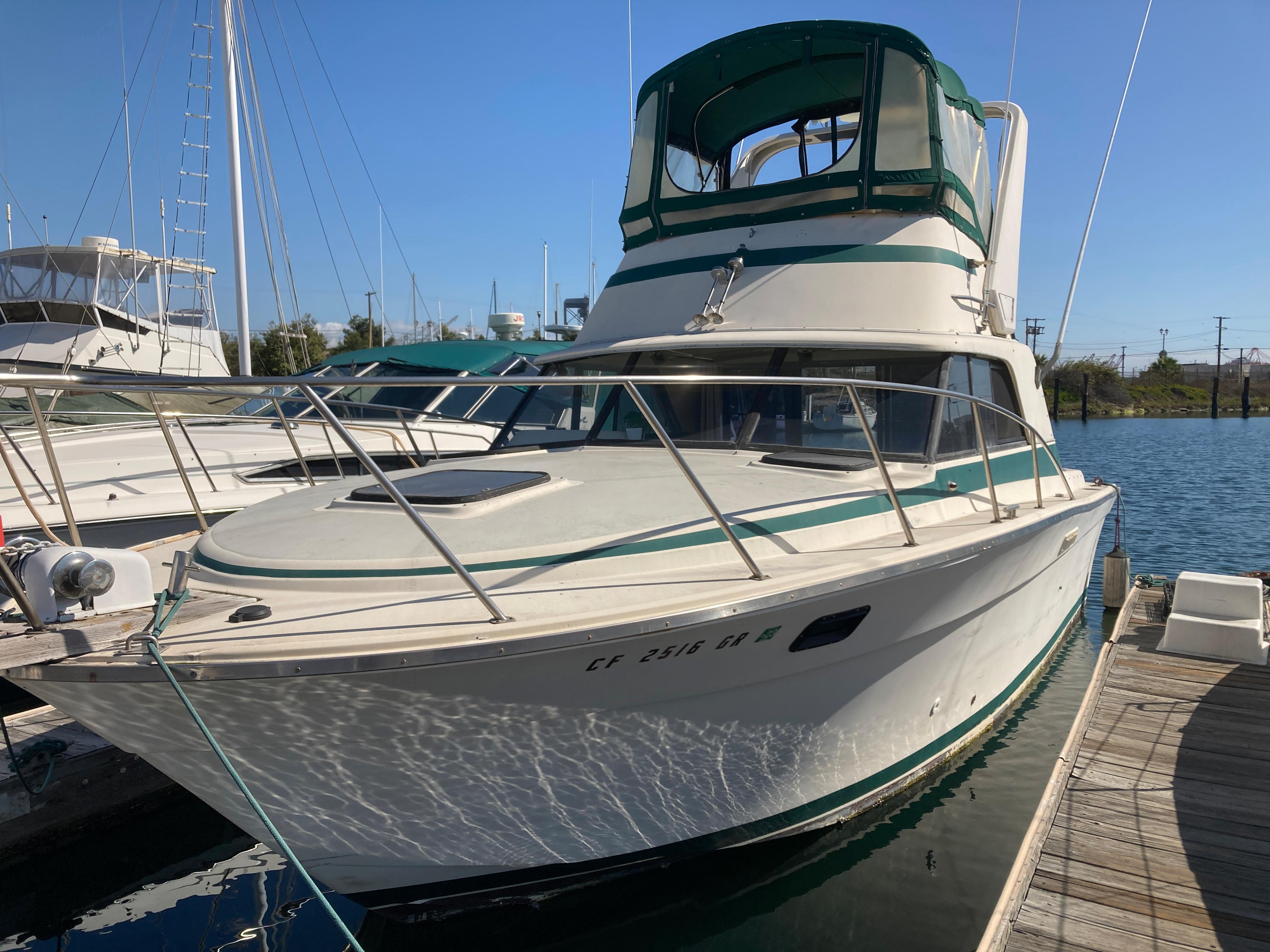 1979 Silverton 31 Convertible Convertible for sale - YachtWorld