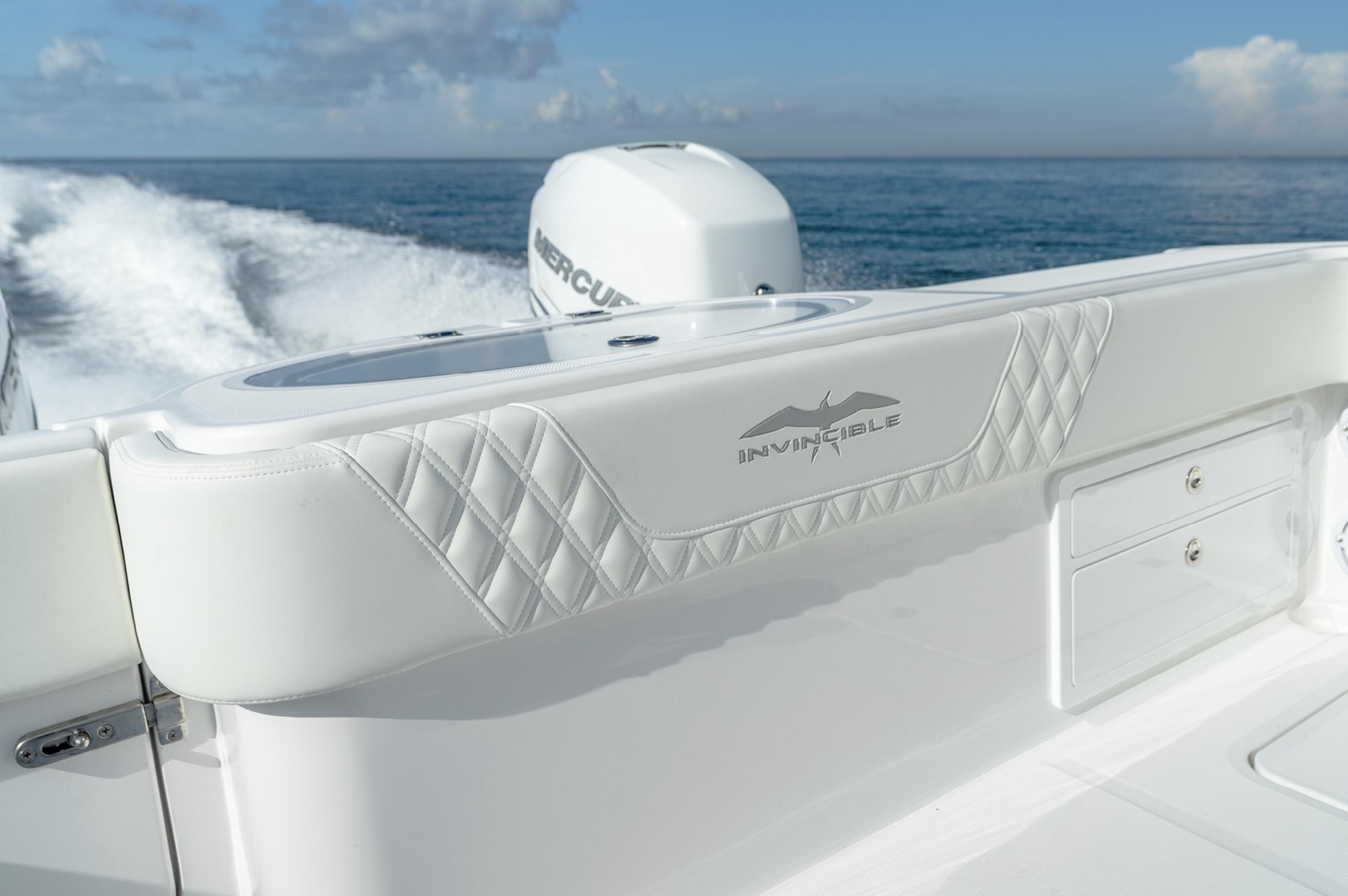 2024 Invincible 33 Catamaran Center Console for sale - YachtWorld