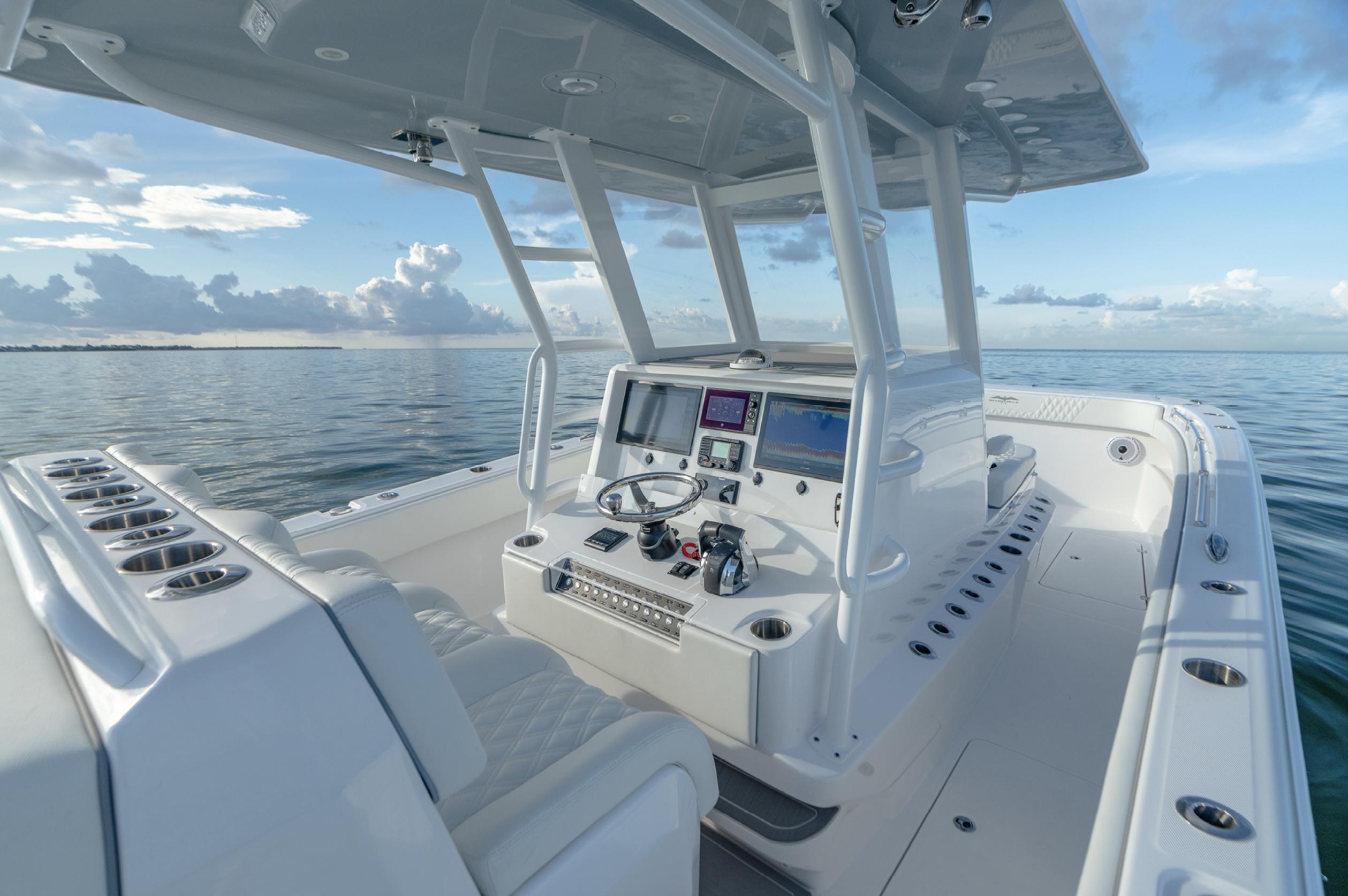 2024 Invincible 33 Catamaran Center Console for sale - YachtWorld
