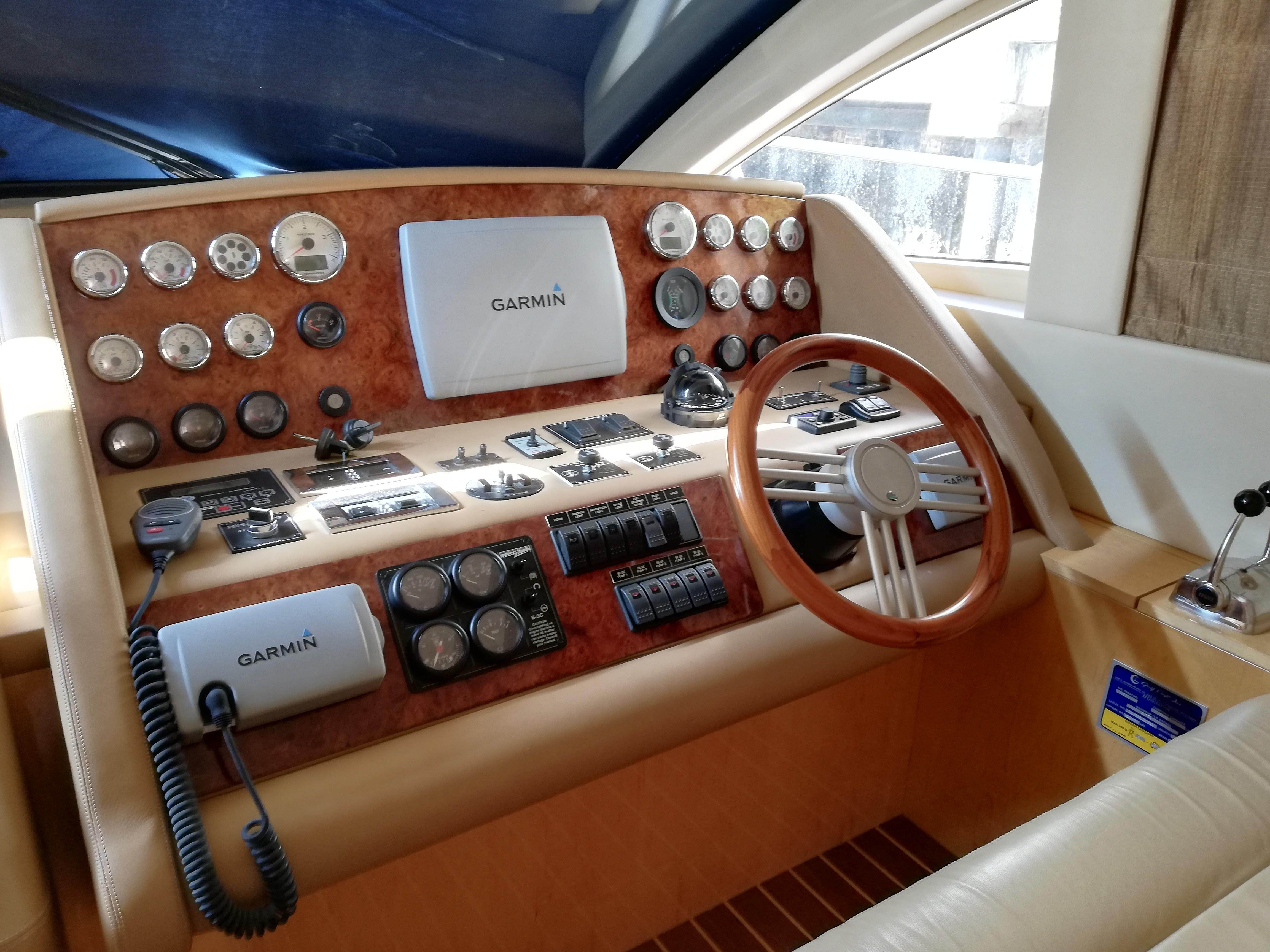 2011 Majesty 56 Flybridge for sale - YachtWorld