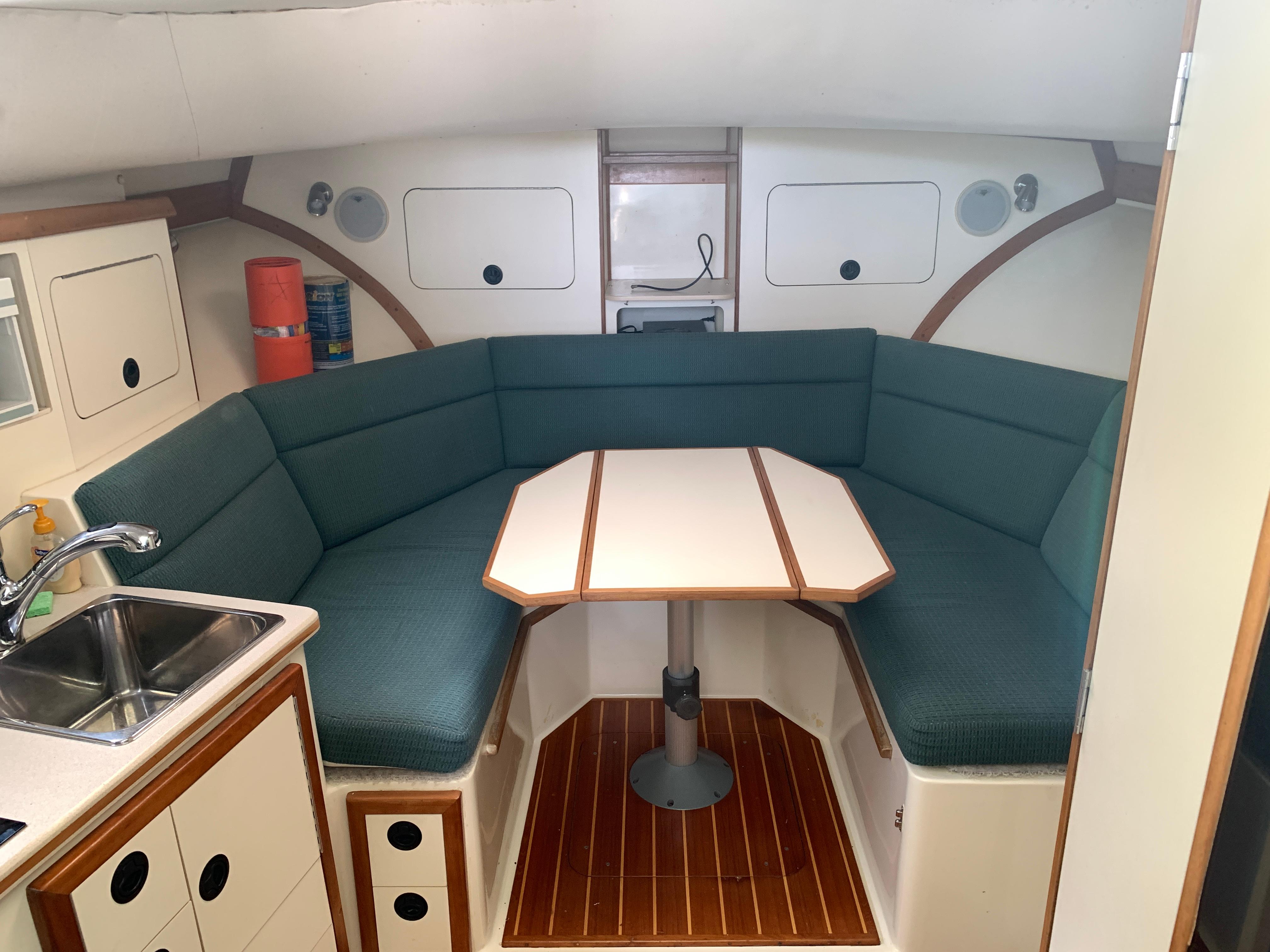 2000 Albin 31 Tournament Express Downeast for sale - YachtWorld