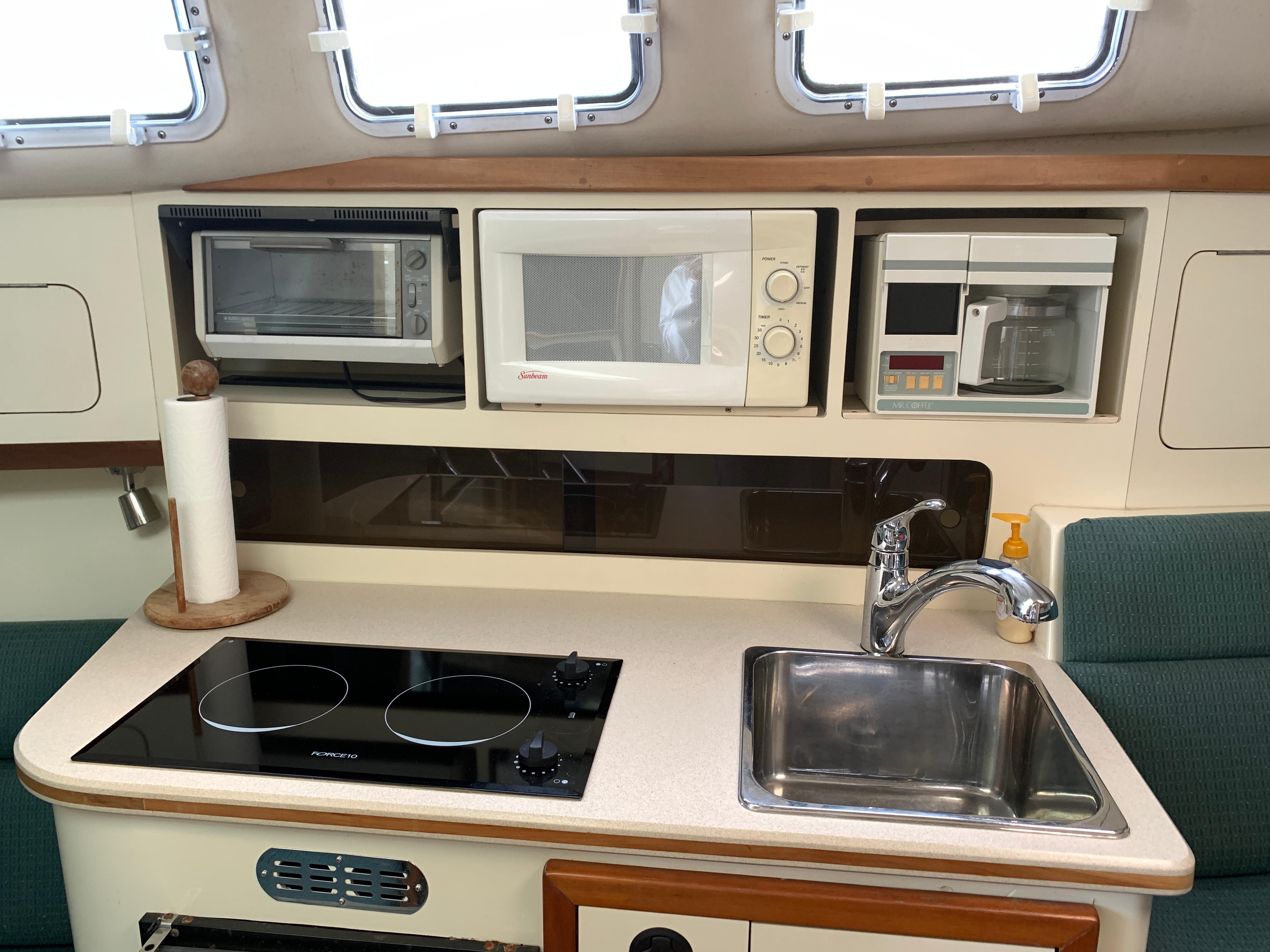 2000 Albin 31 Tournament Express Downeast for sale - YachtWorld