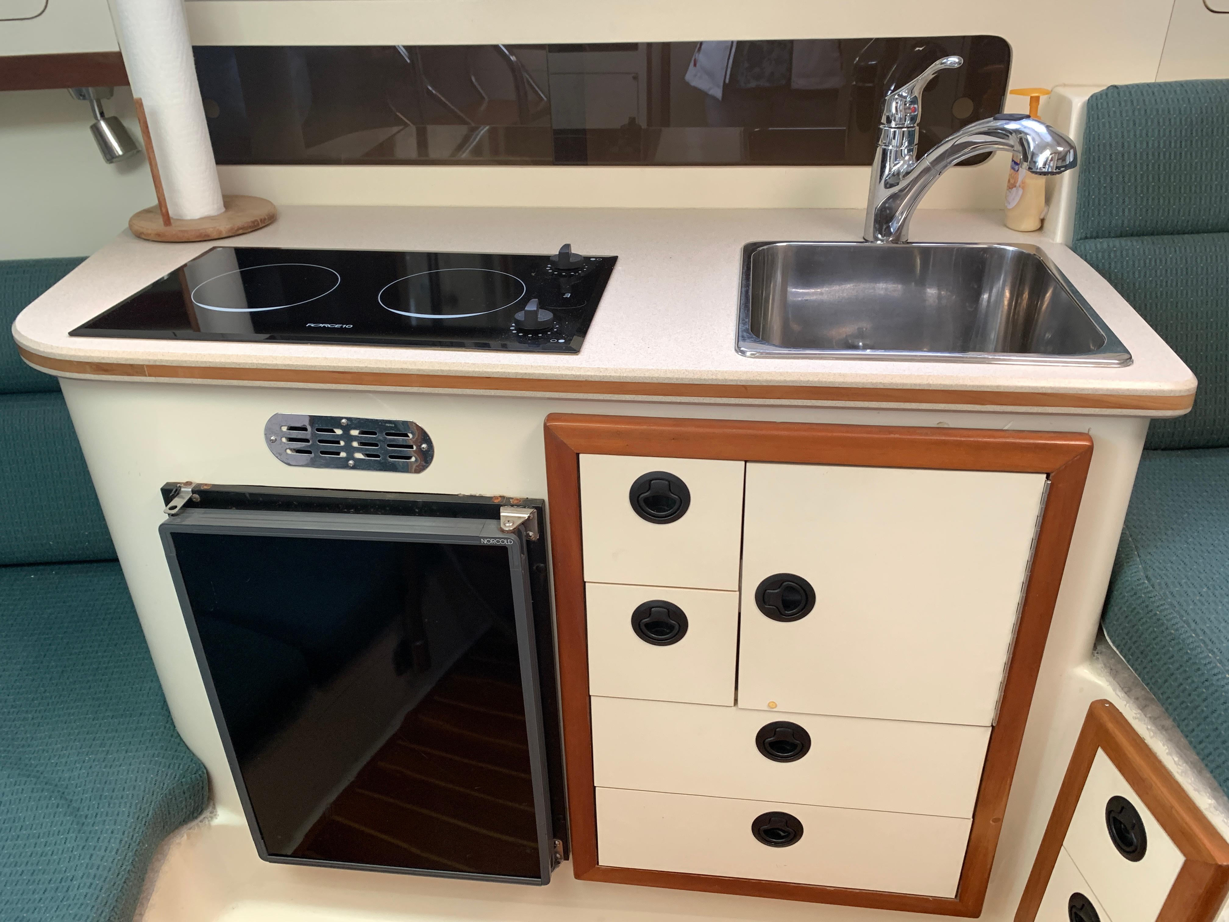 2000 Albin 31 Tournament Express Downeast for sale - YachtWorld