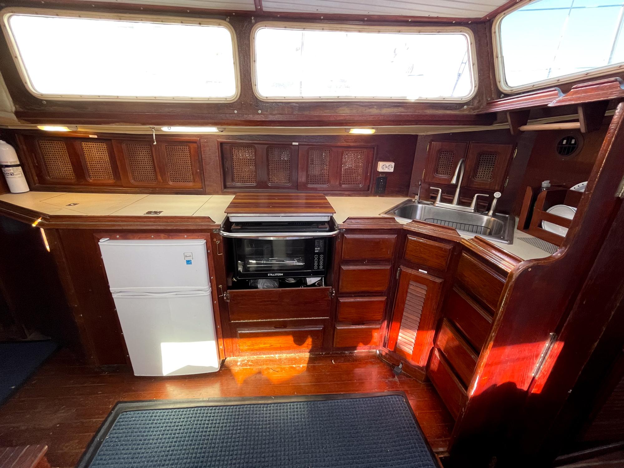 1983 Islander Freeport Cutter for sale - YachtWorld