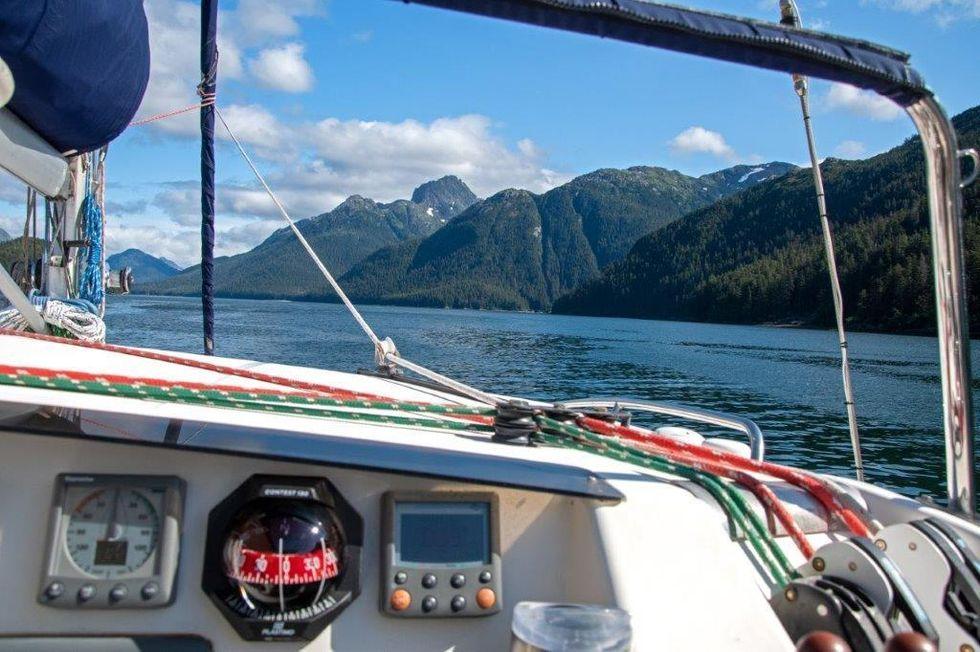 2010 Leopard 38 Multi-Hull for sale - YachtWorld