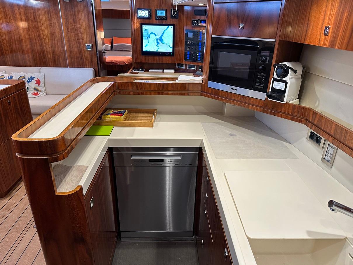 2015 Amel 64 Ketch for sale - YachtWorld