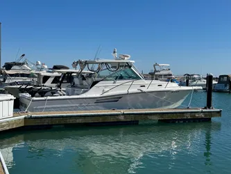 Yacht for Sale | 34 Pursuit Yachts Port Washington, WI | Denison Yacht ...