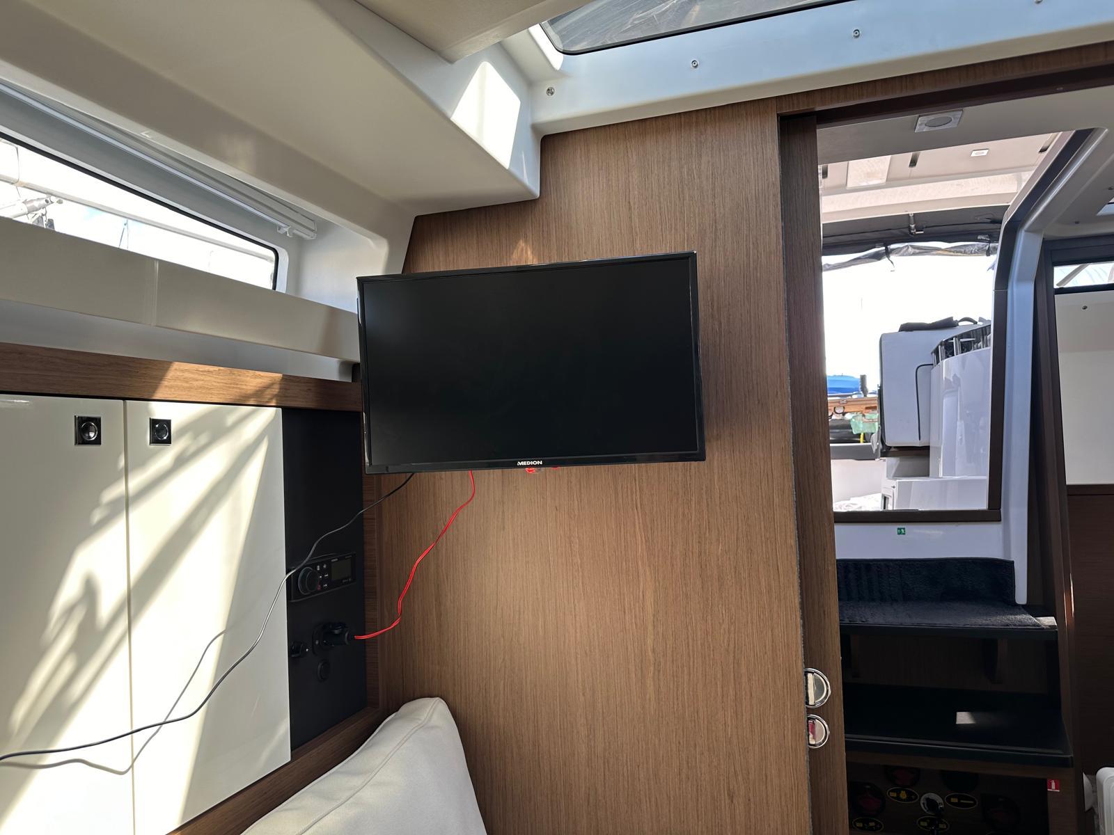 2020 Jeanneau Leader 33 Cruiser for sale - YachtWorld