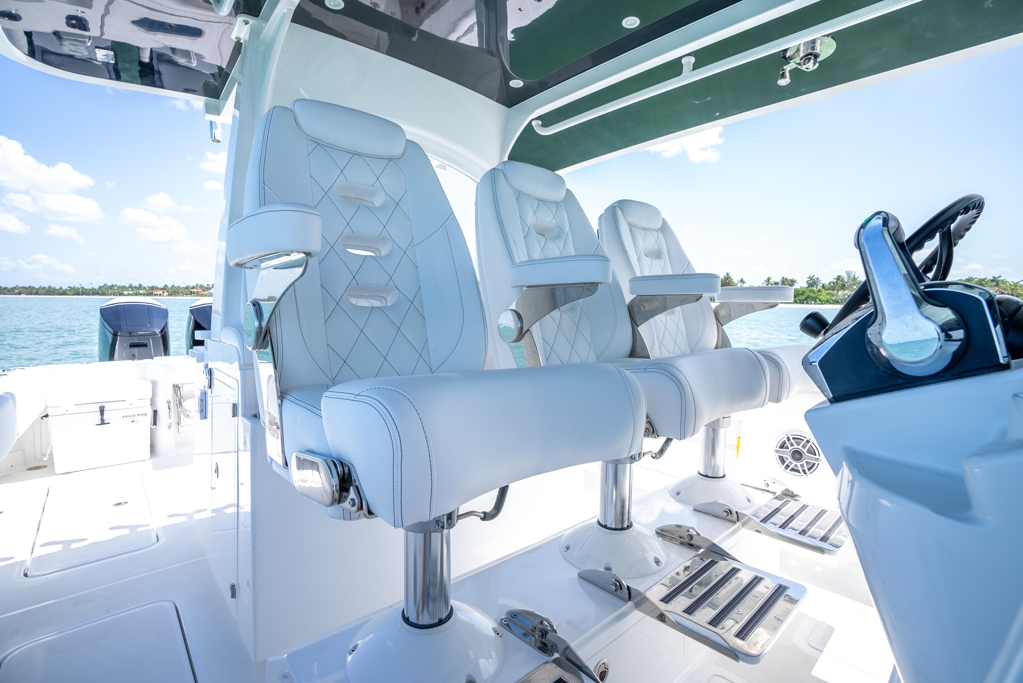 2024 HCB 42 Lujo Centre Console for sale - YachtWorld