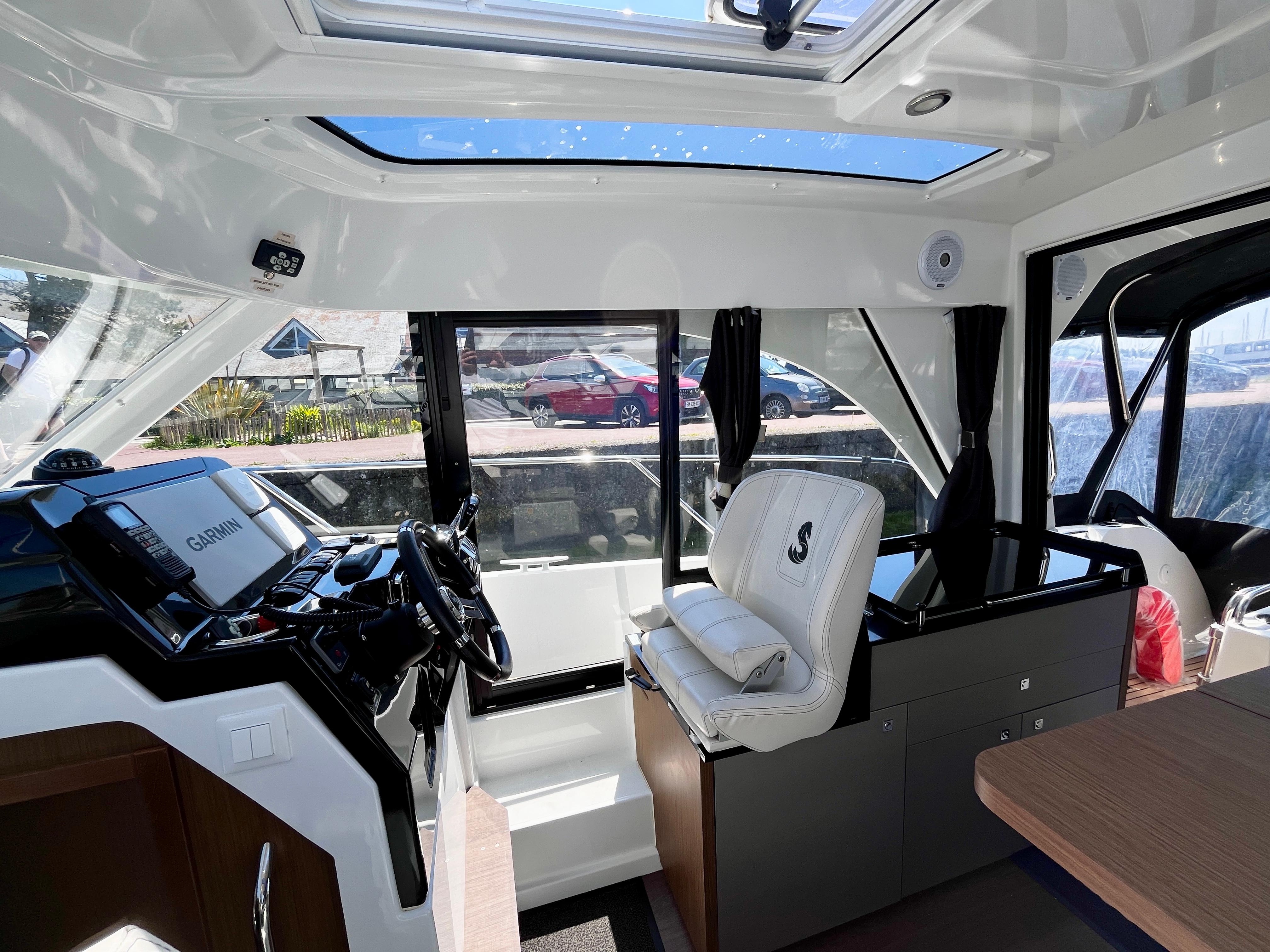 2019 Beneteau ANTARES 9 OB Cruise ships for sale - YachtWorld