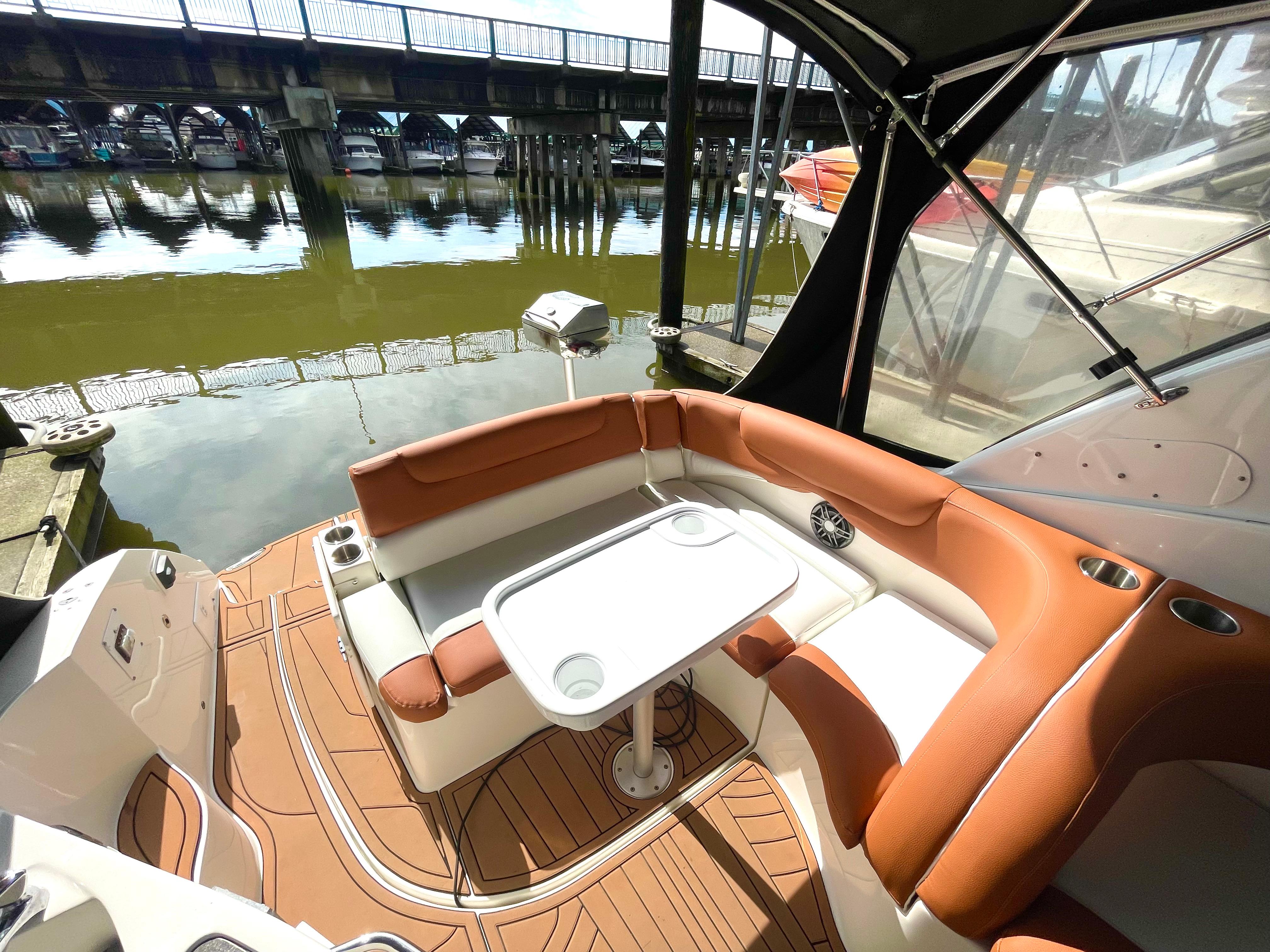 2013 Rinker 290 Express Cruiser Cruiser for sale - YachtWorld