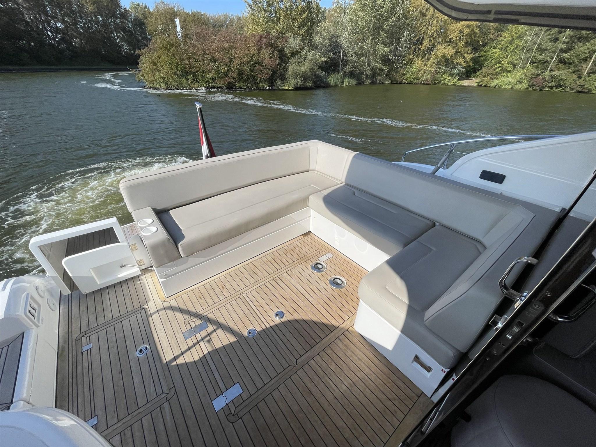 2017 Fairline Targa 48 GT Ekspresscruiser til salgs- YachtWorld