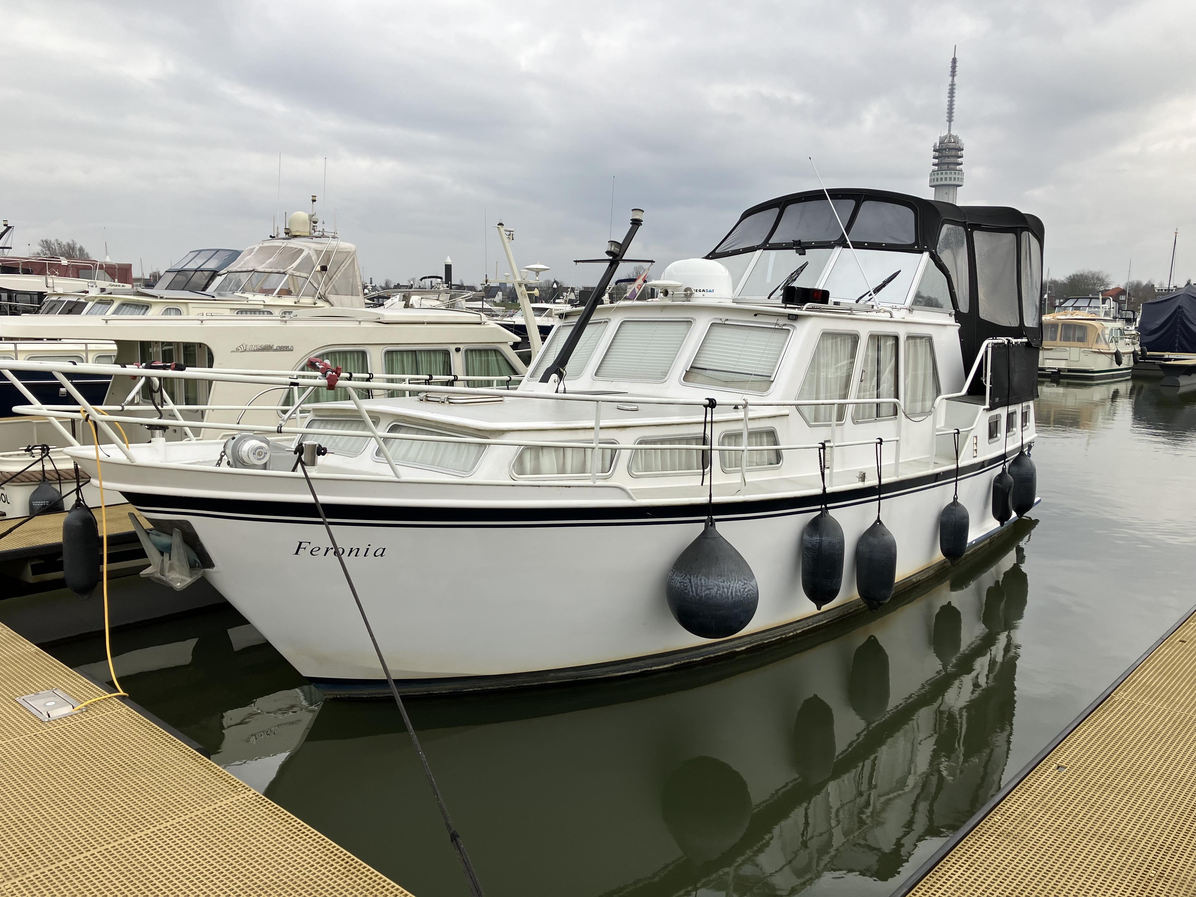 Tweedehands 1990 Custom Robin 1100 | YachtFocus