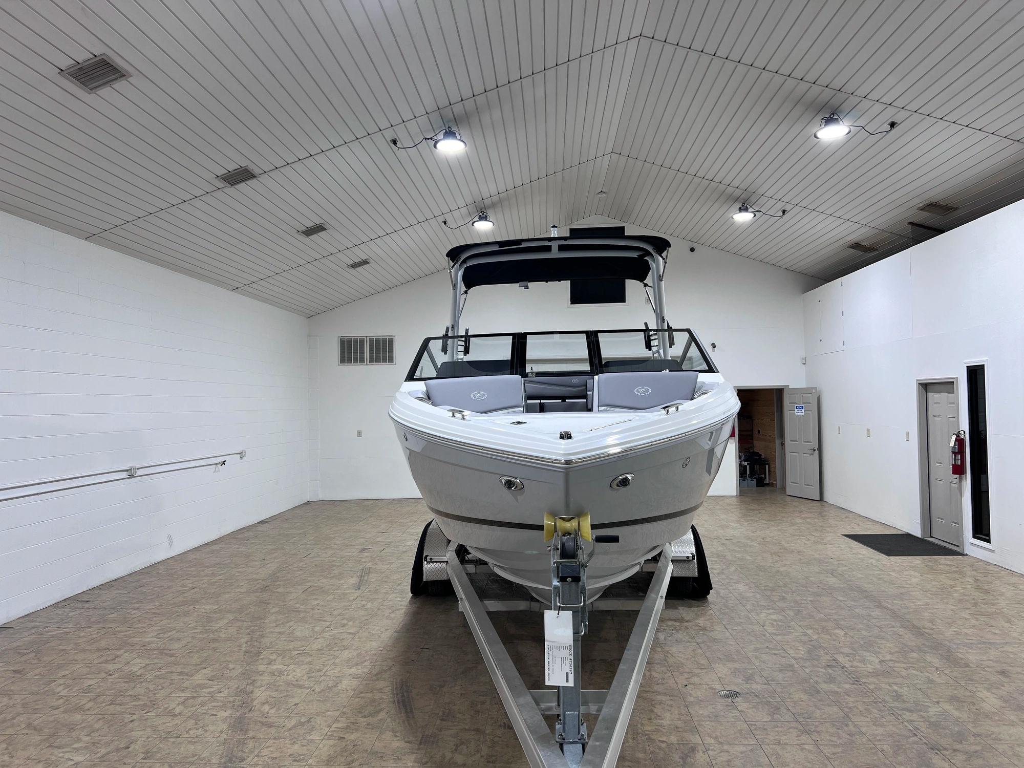 2025 Cobalt R4 Surf Bowrider for sale - YachtWorld