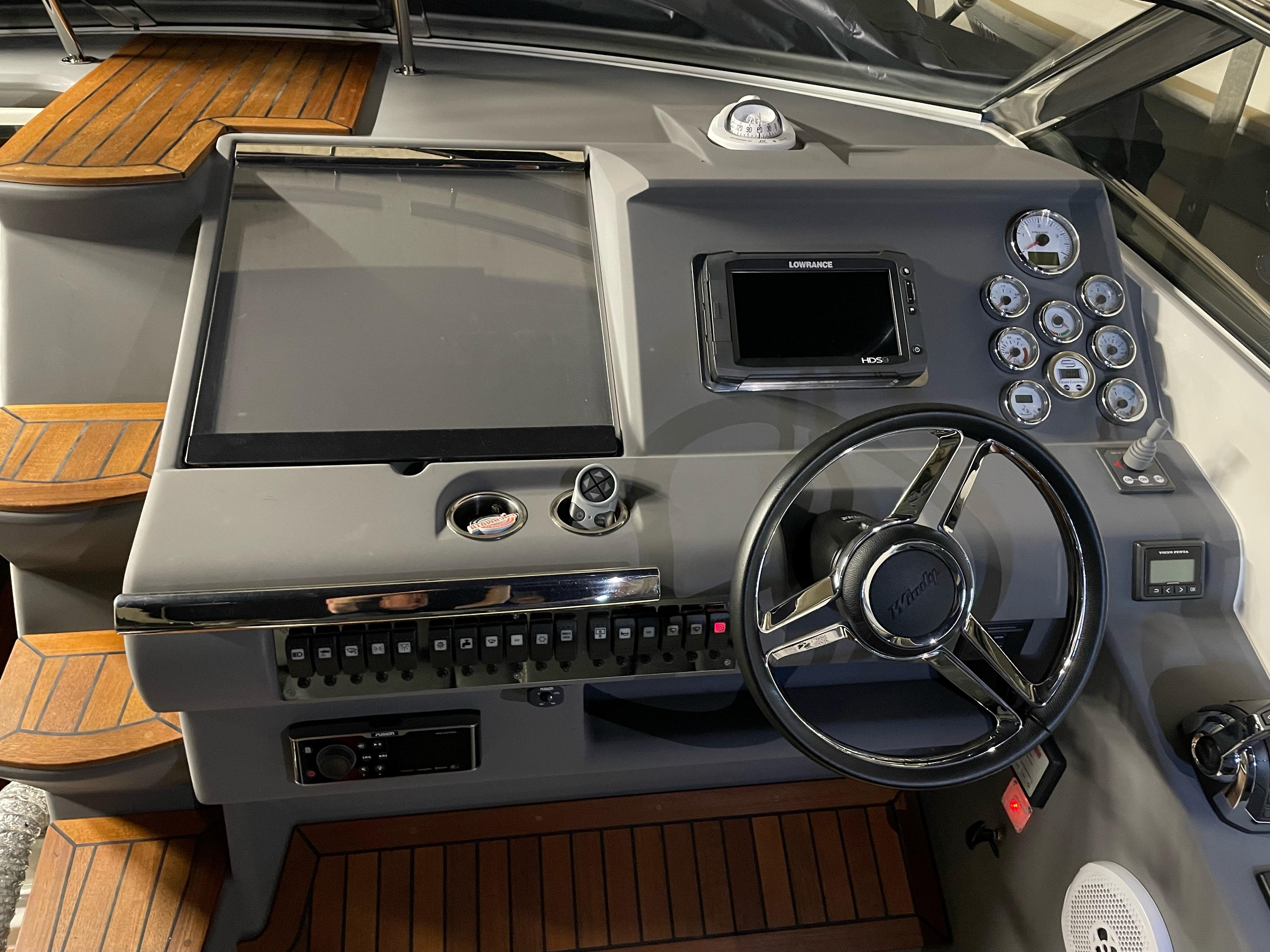 2013 Windy 31 Zonda High Performance for sale - YachtWorld