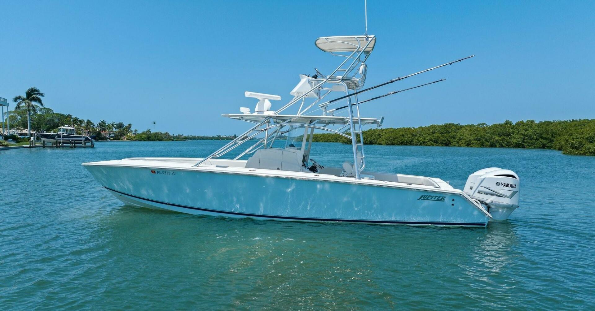 2011 Jupiter 34 Center Console Center Console for sale - YachtWorld