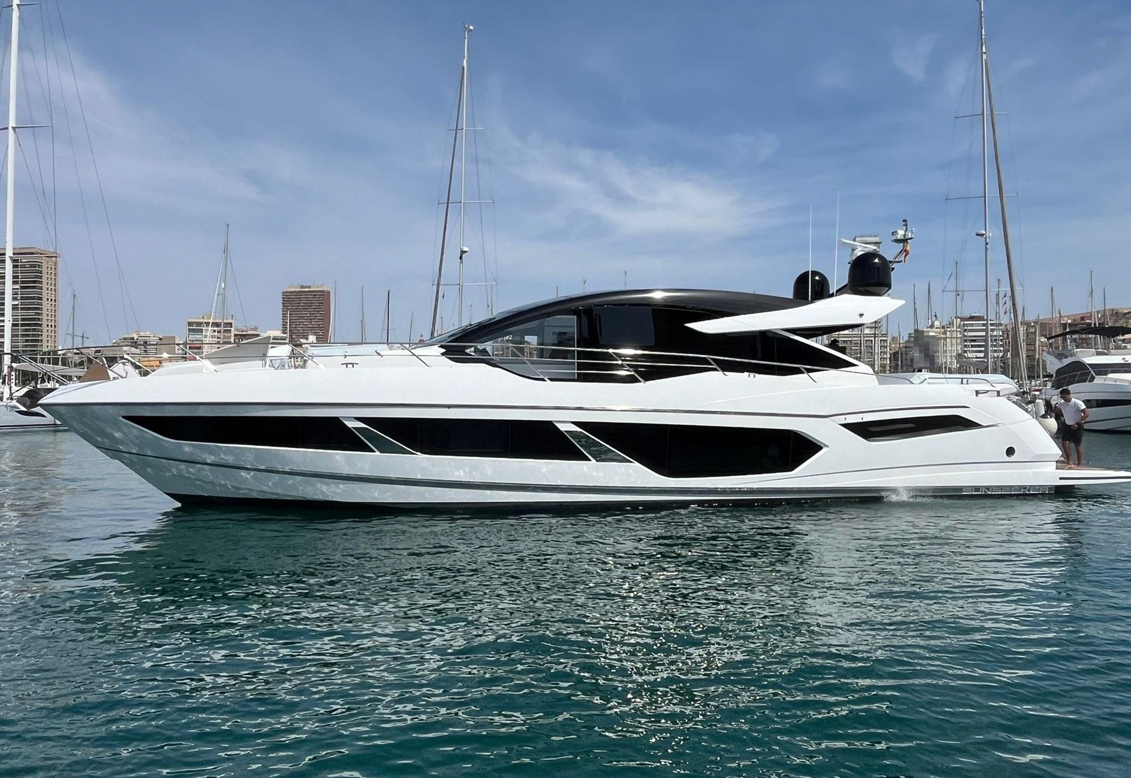2023 Sunseeker Predator 75 Motor Yacht for sale - YachtWorld