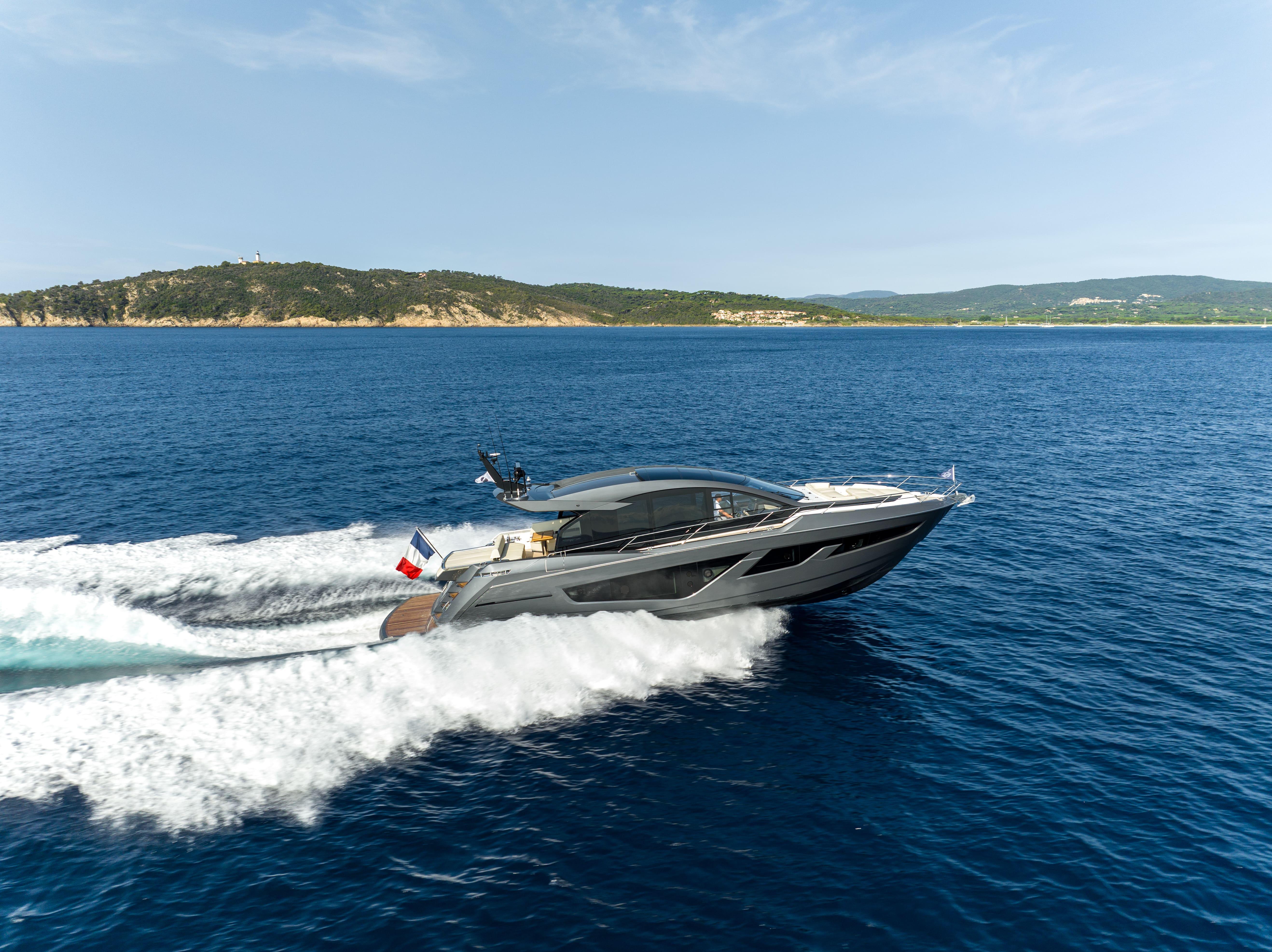2023 Sunseeker Predator 65 Cruiser for sale - YachtWorld