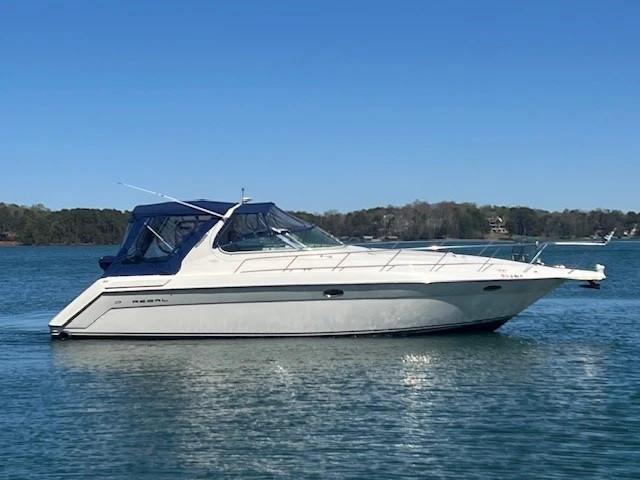 1997 Regal 402 Commodore Yates a motor en venta - YachtWorld