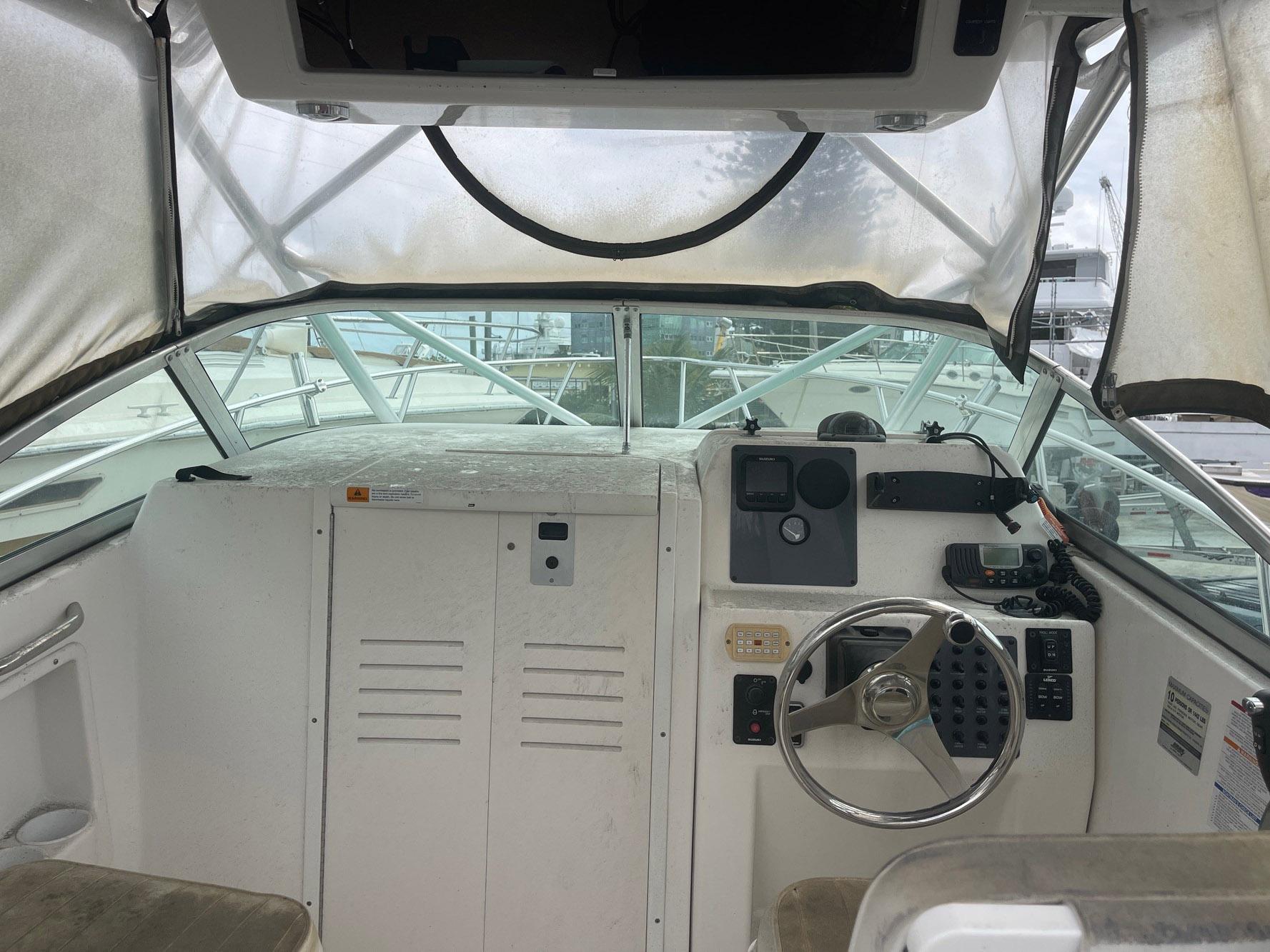 2005 Robalo R235 Walkaround Walkaround for sale - YachtWorld